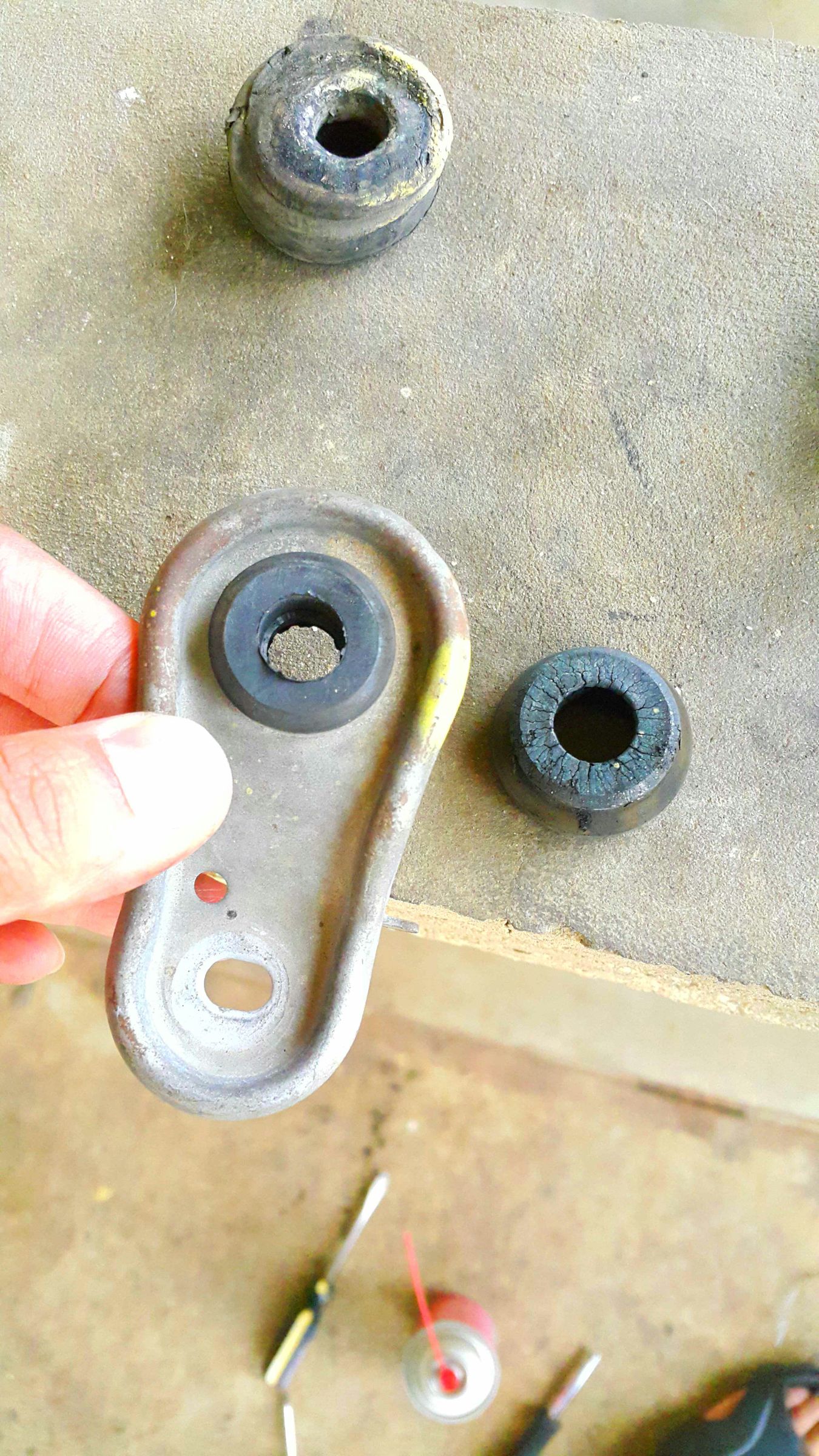 Replacing Radiator Mounts. : 3 Steps - Instructables