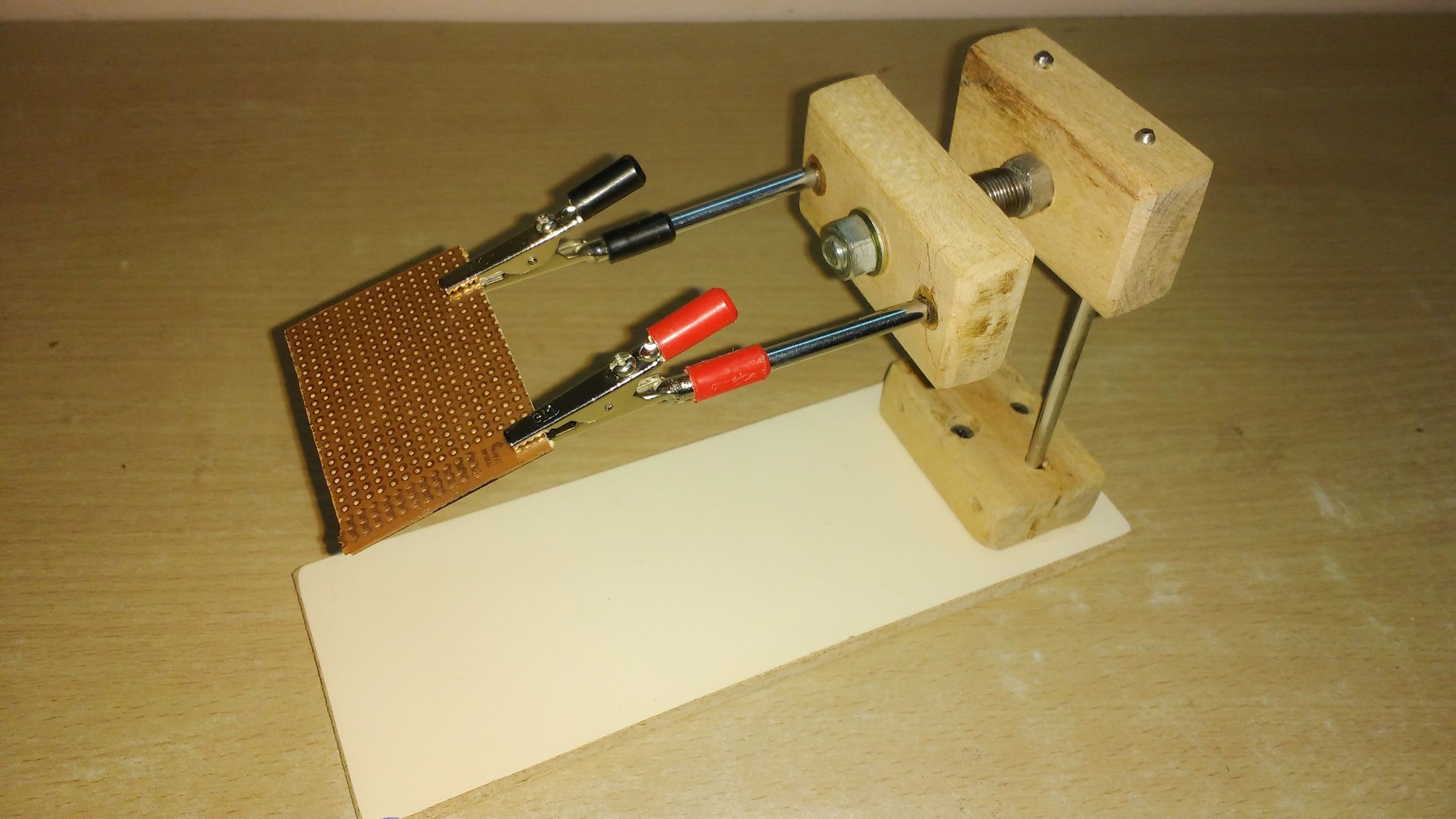 PCB HOLDER FOR EASY SOLDERING : 4 Steps (with Pictures) - Instructables