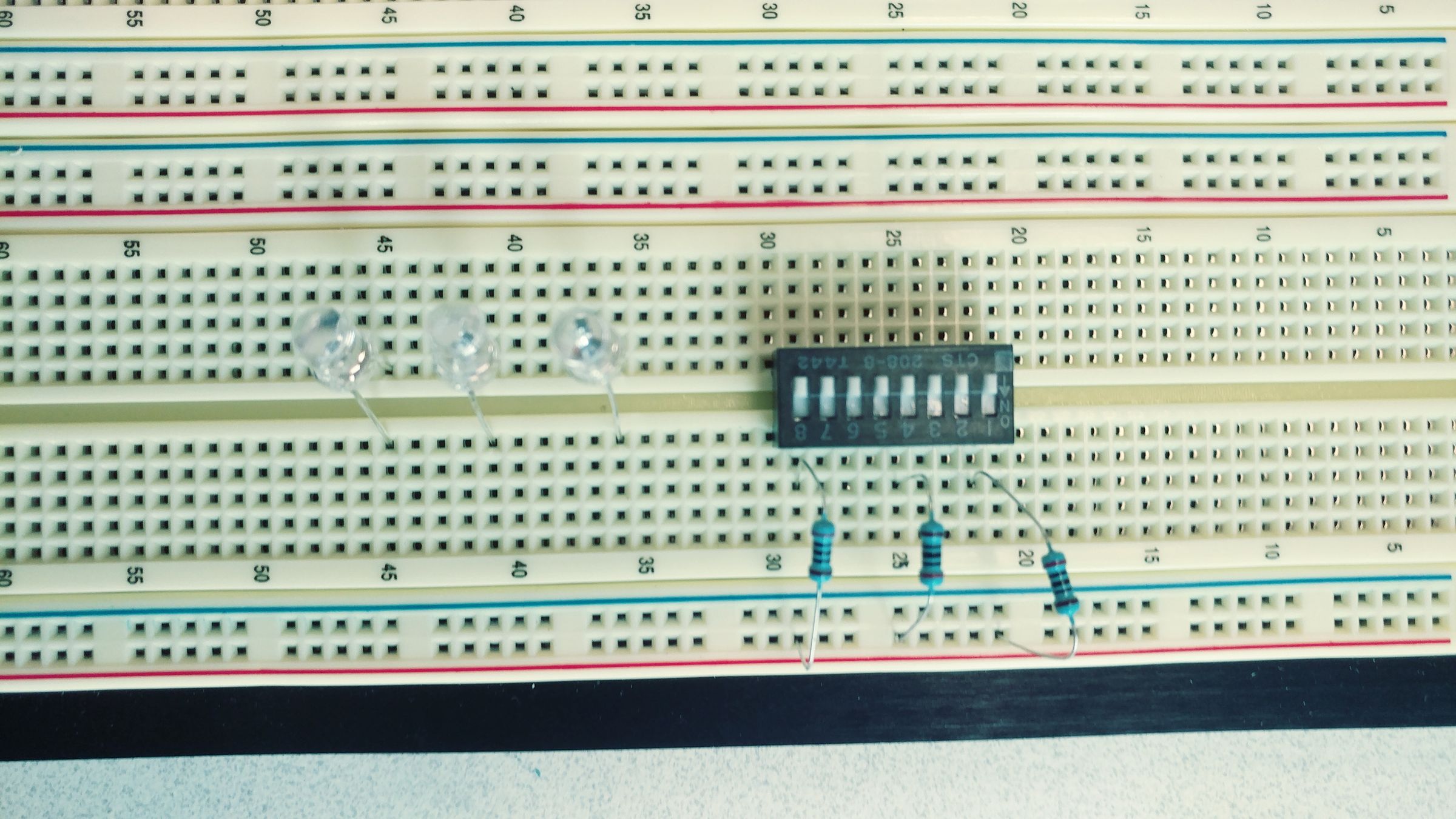 How to Make a Simple LED Circuit : 10 Steps - Instructables