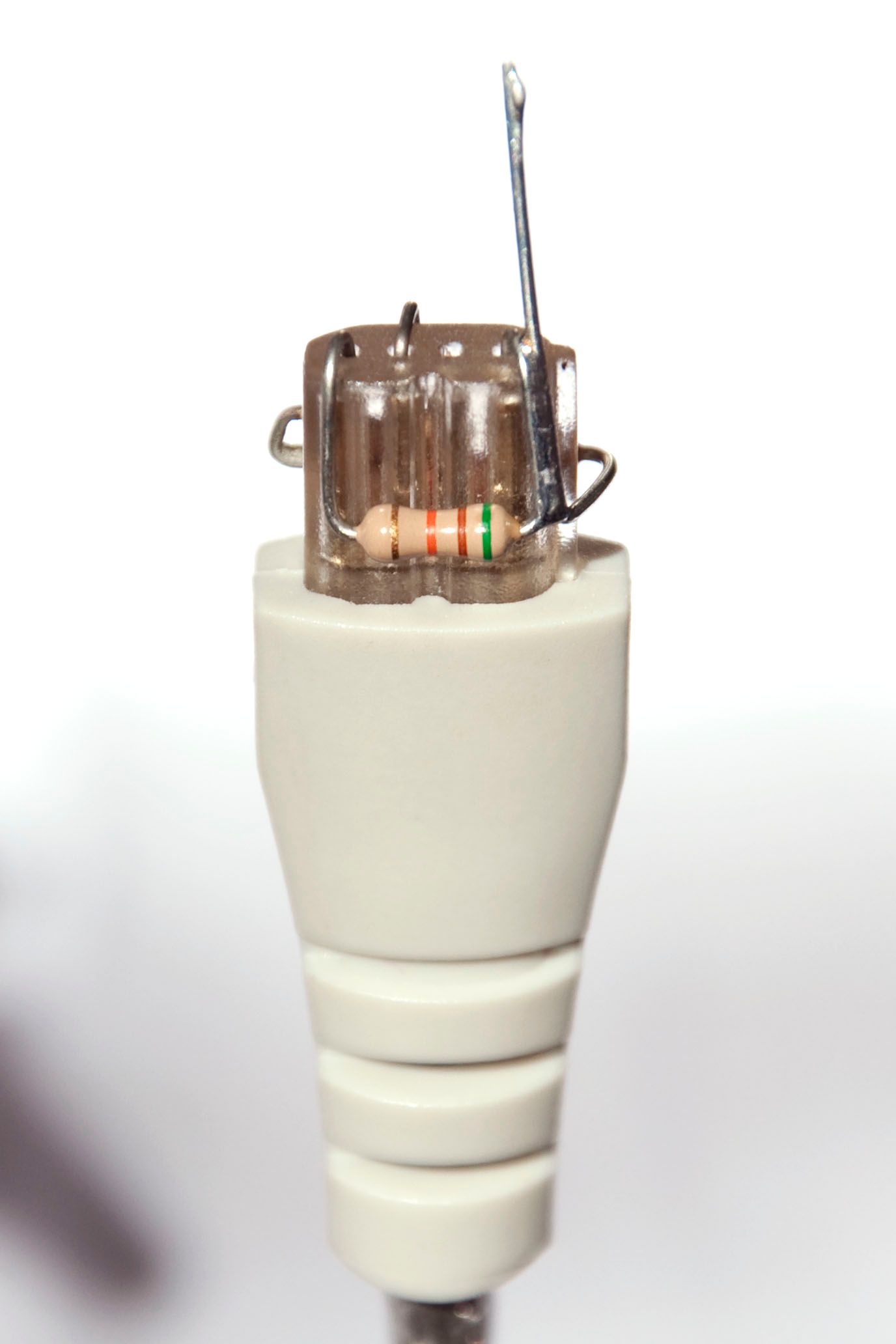 Hacking Your IGo Universal Power Adapter : 4 Steps - Instructables