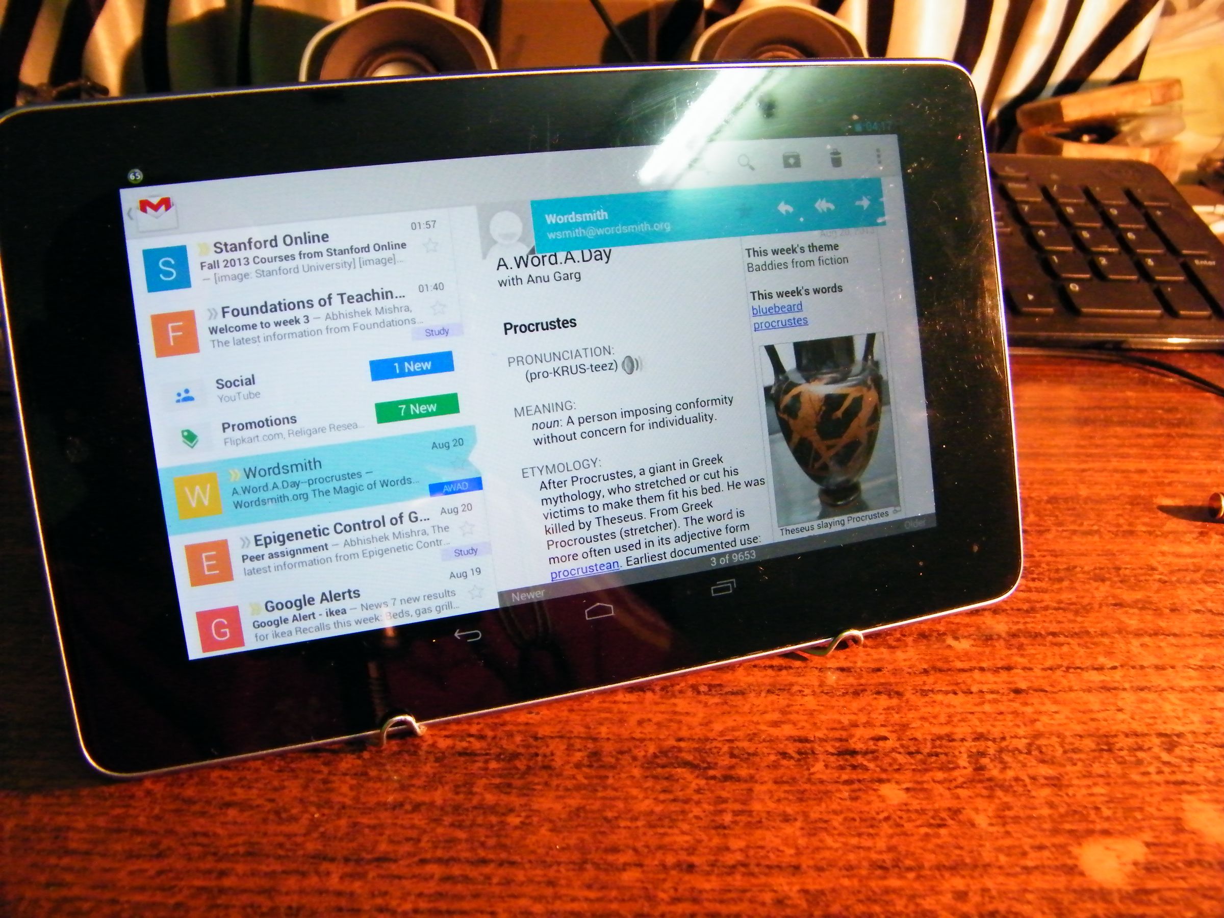 DIY Phone Stand - Paper Clip Mobile Phone Stand - 2min, $0 Project : 5 ...