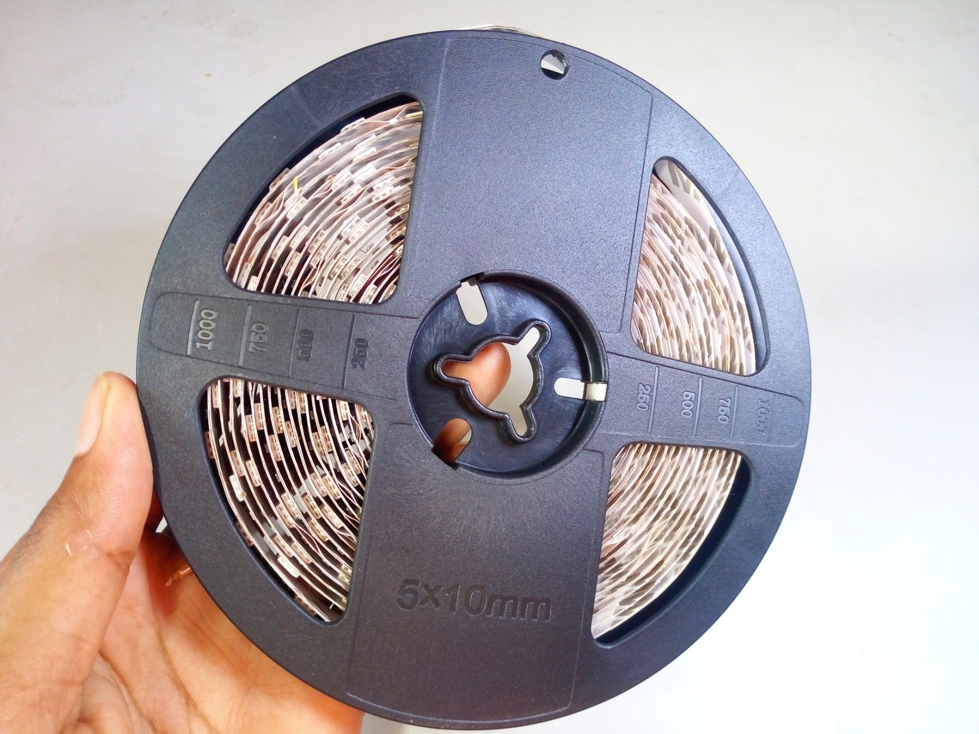 LED Strip Amazing Effect : 4 Steps - Instructables