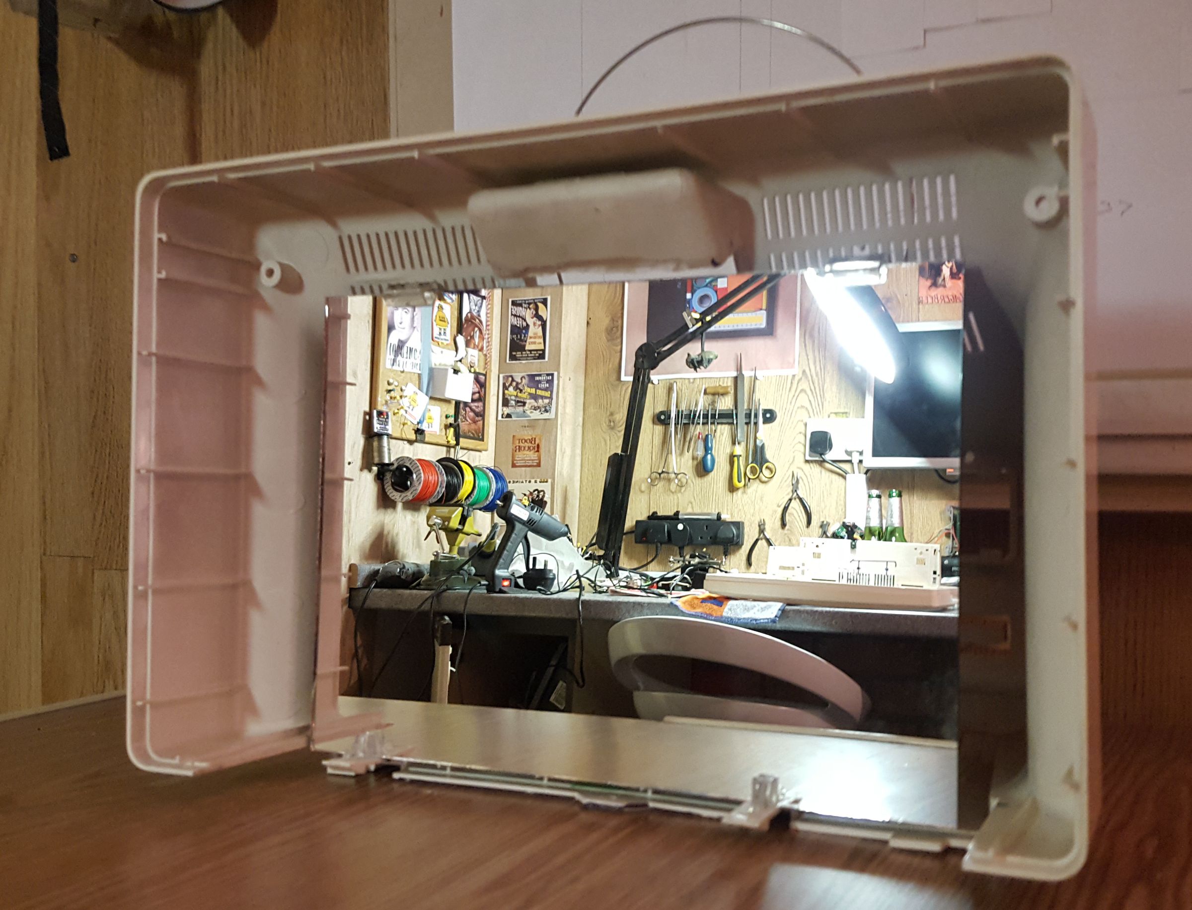 1970s Neon Infinity Television : 7 Steps (with Pictures) - Instructables