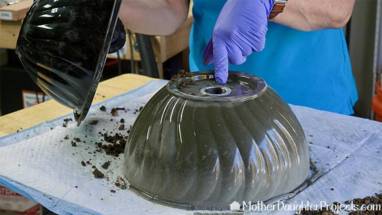 How to Make a Concrete Base for Many Applications : 7 Steps (with ...