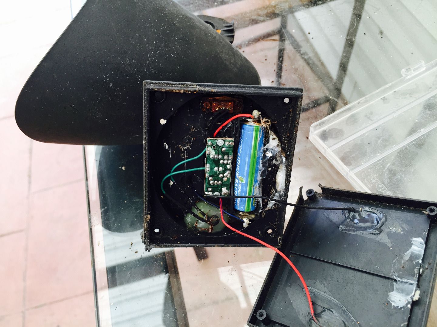 Tracking a Light Source With an Actuator : 6 Steps - Instructables