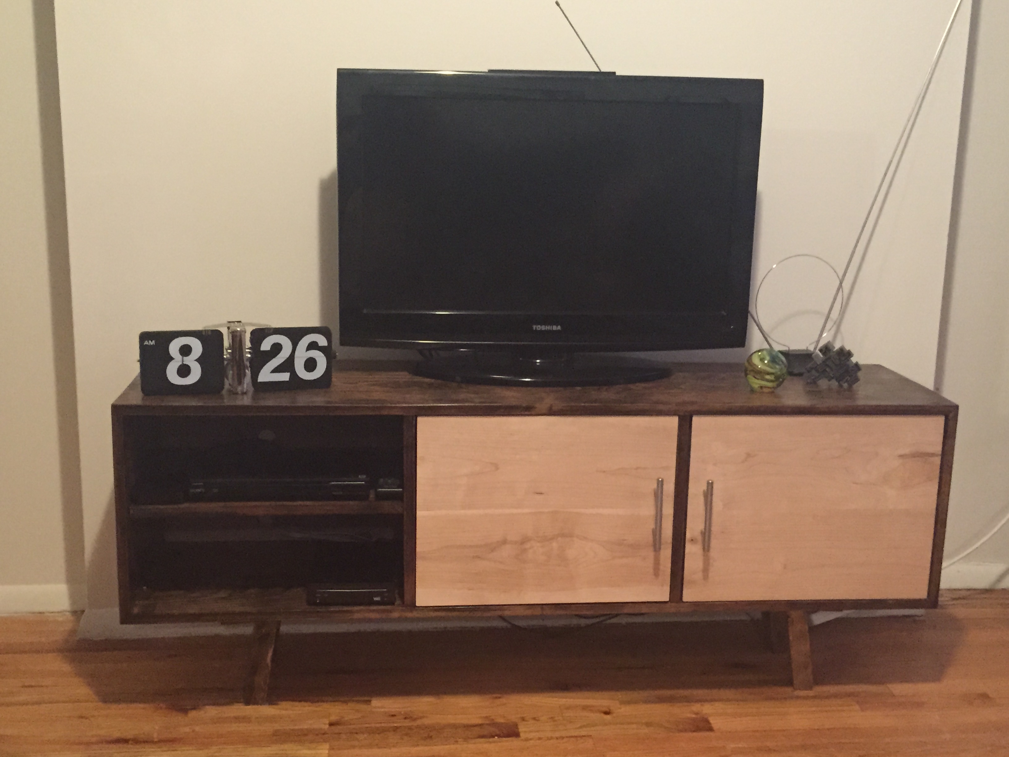 60s Style TV Console : 8 Steps (with Pictures) - Instructables