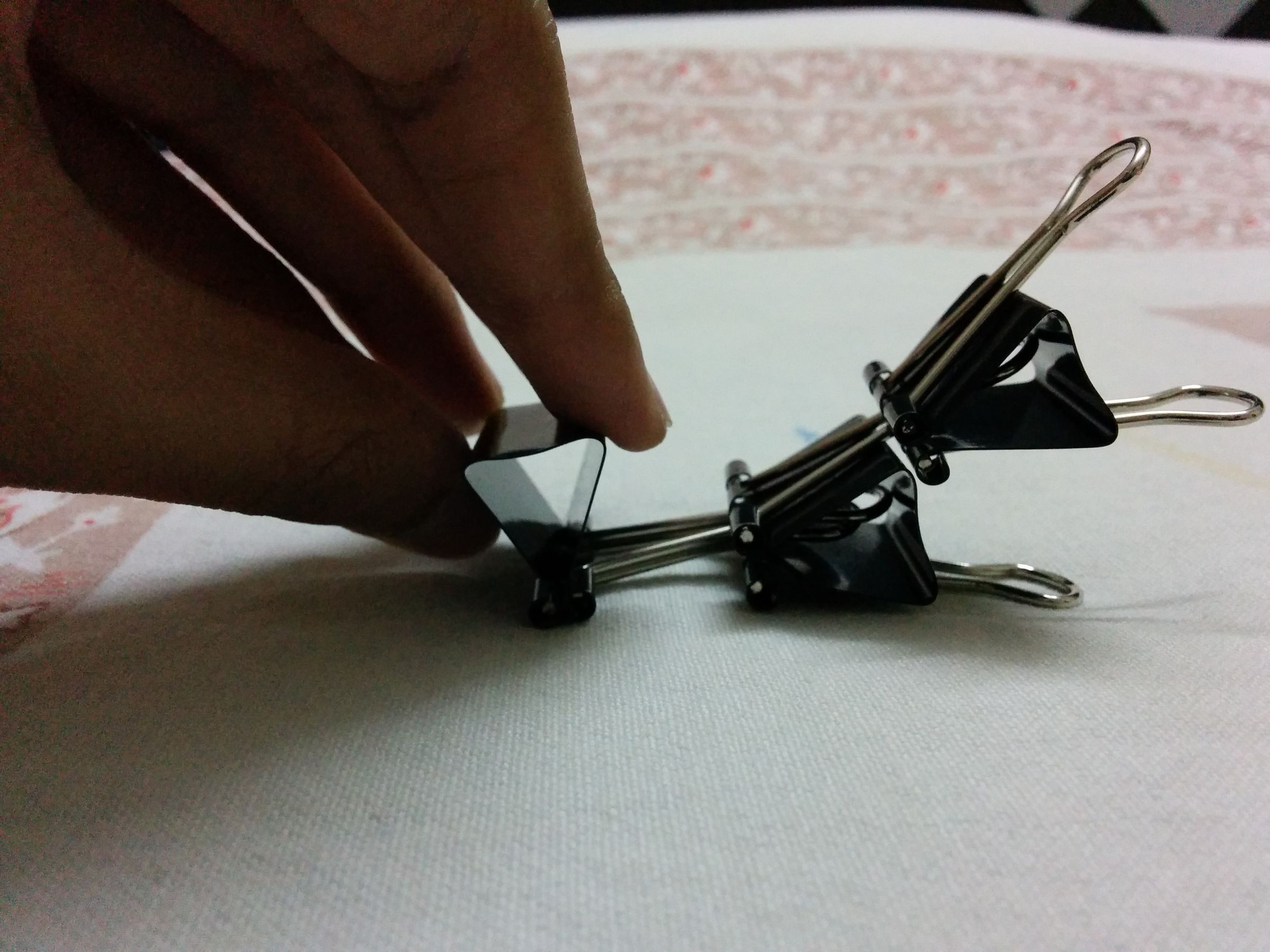 Binder Clip Phone Stand : 4 Steps - Instructables
