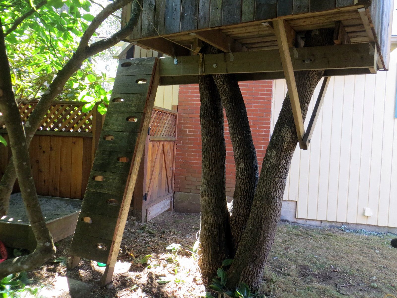 How to Build a Treehouse : 17 Steps (with Pictures) - Instructables