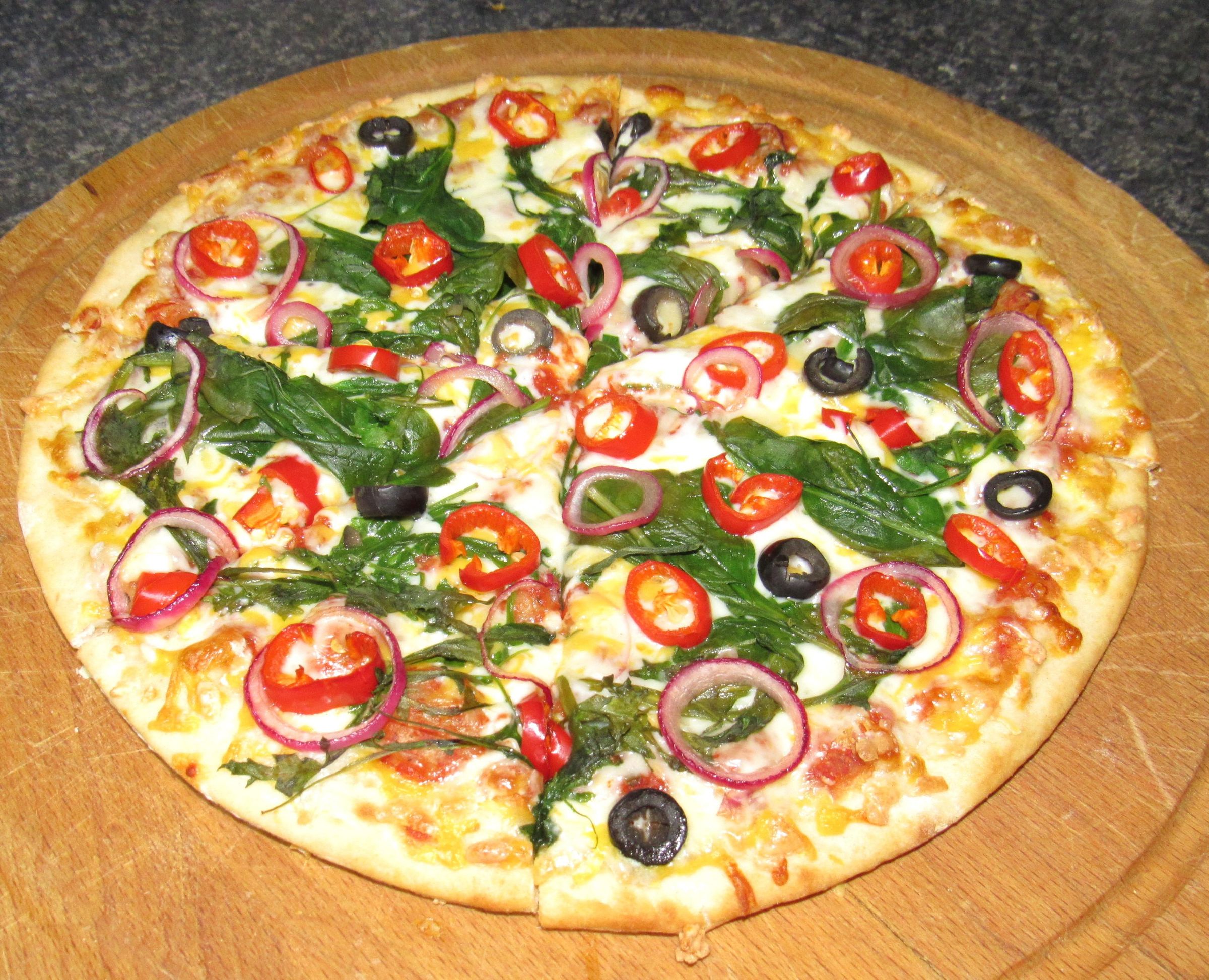Spinach and Rocket Pizza From a Frozen Four Cheese Pizza : 5 Steps ...