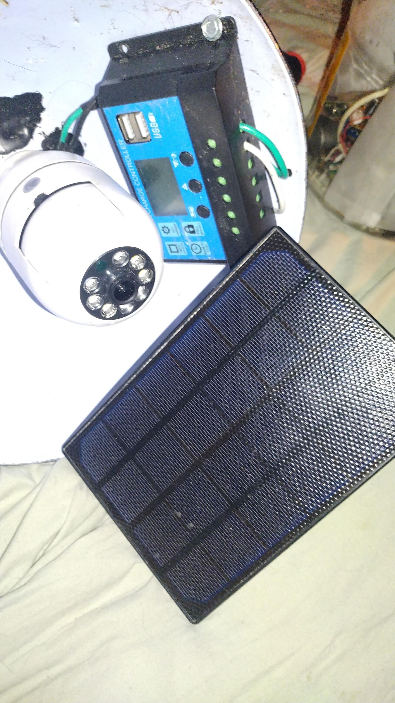 Cheap Solar Garden Light Hack : 4 Steps - Instructables