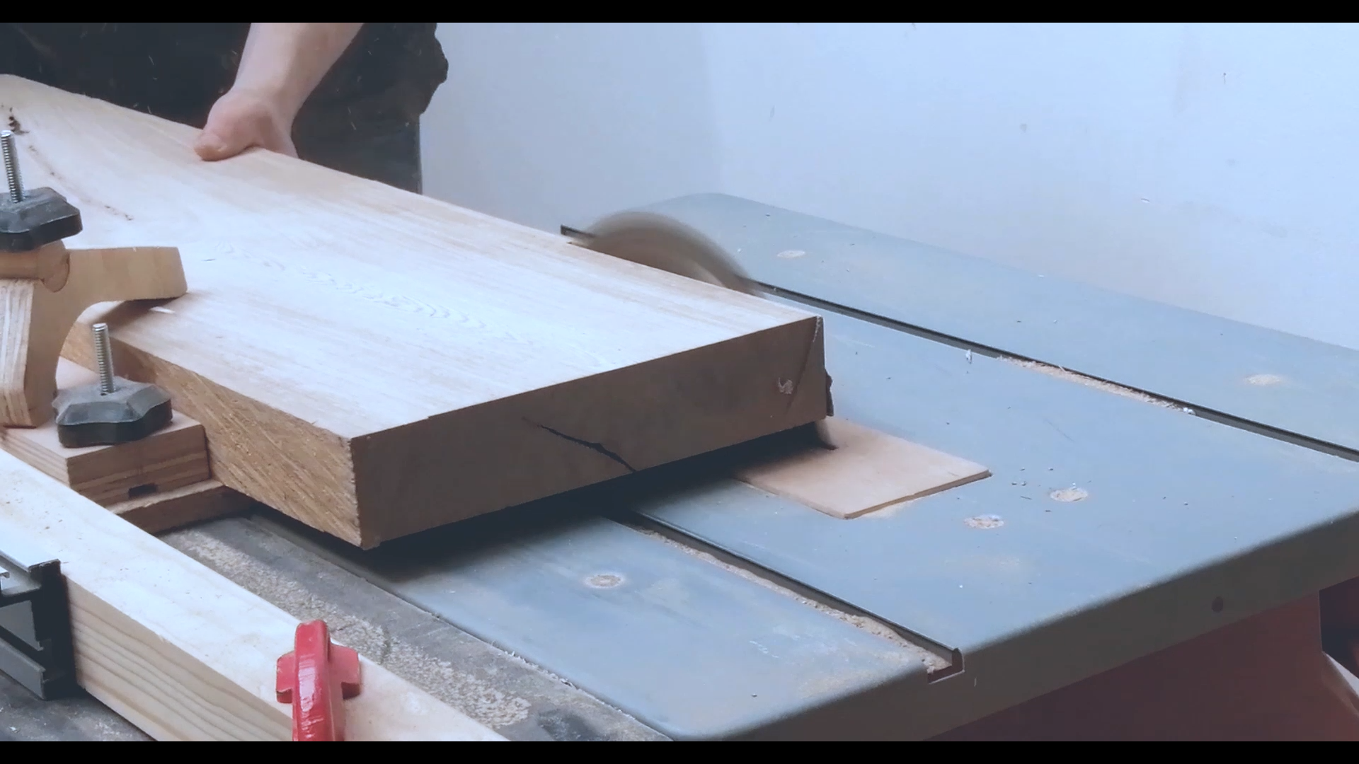 How to Make: a Dutch Draw-Leaf Dining Table : 5 Steps - Instructables