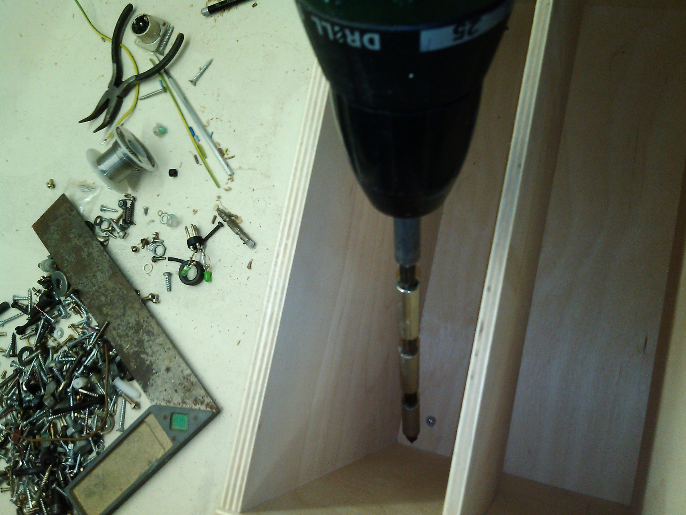 Hard to Reach Screw - Instructables