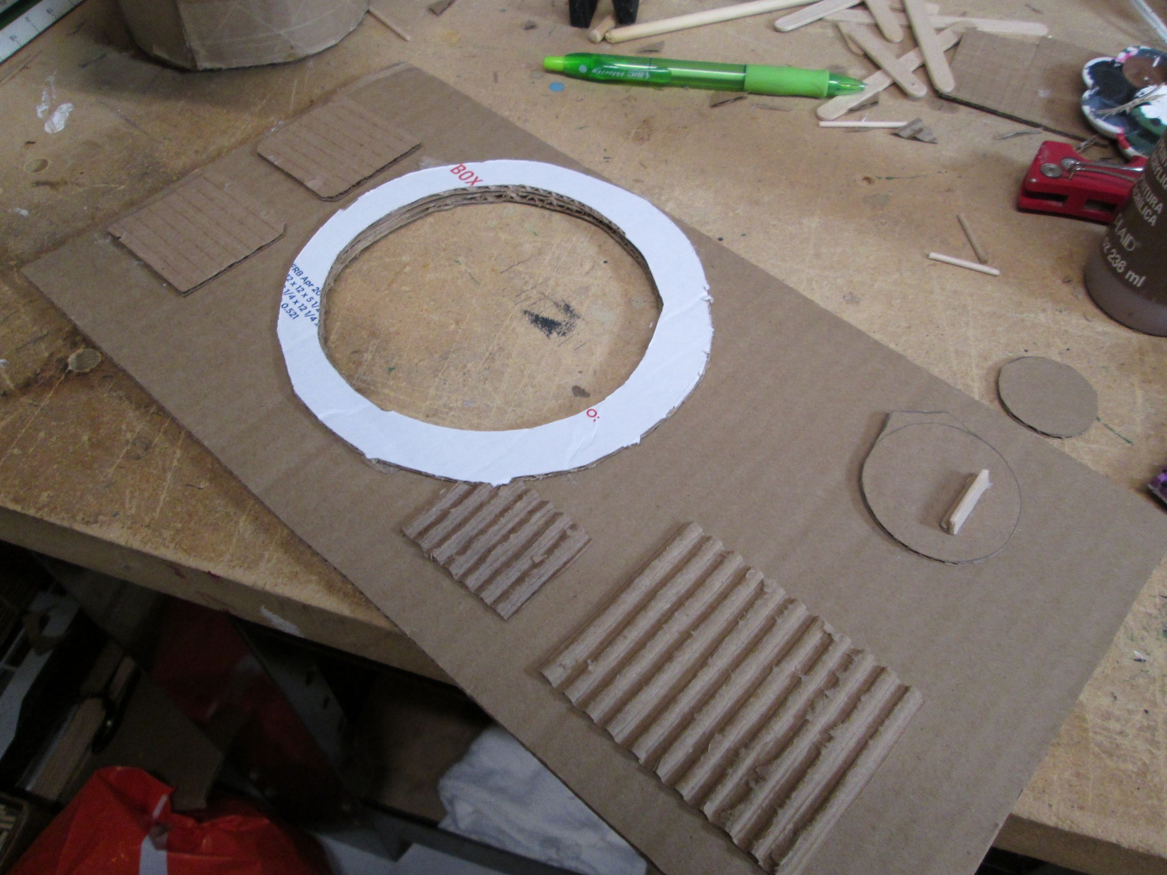 Cardboard Armored Car : 12 Steps - Instructables