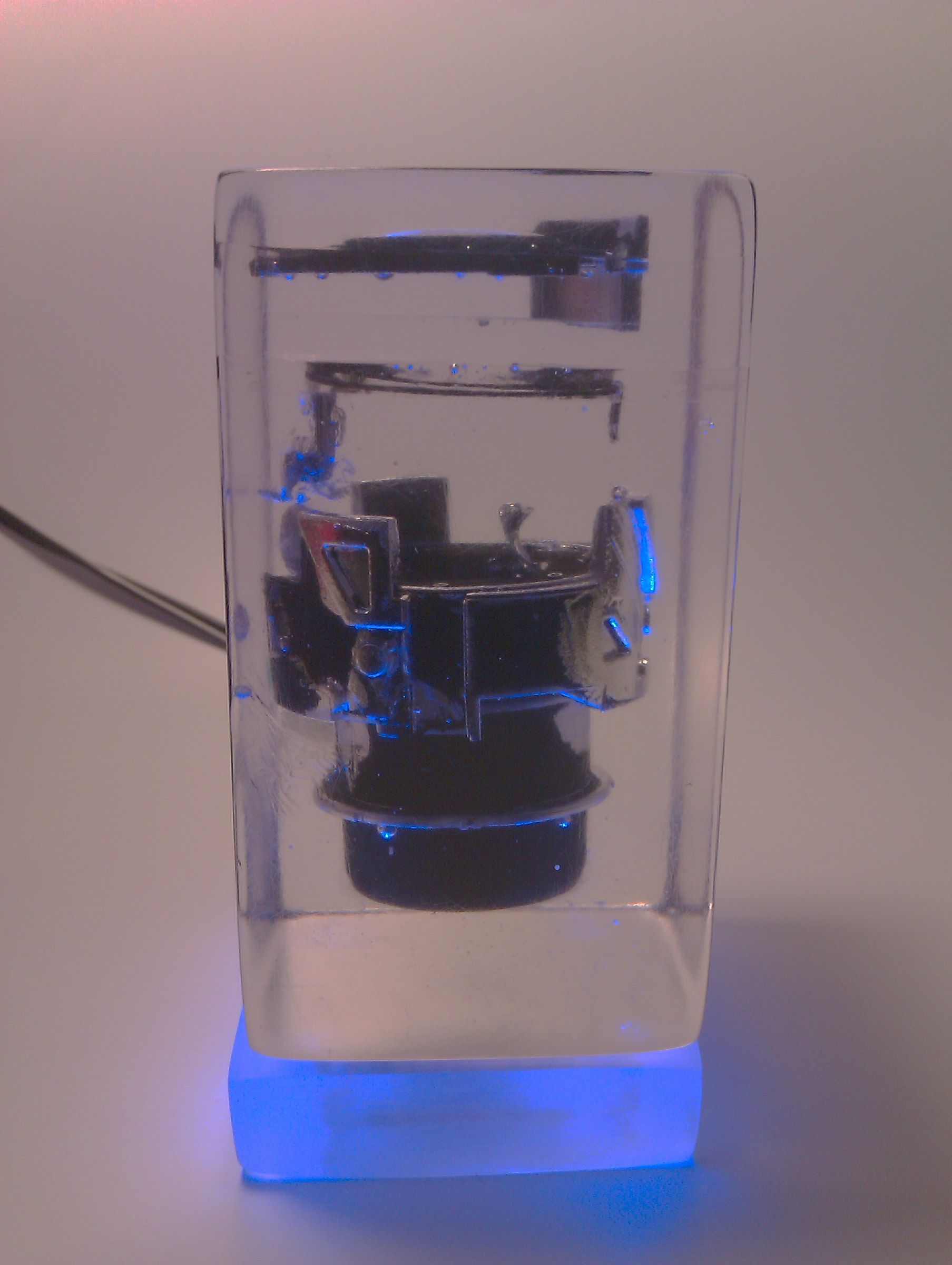 Lens Aperture Exploded in Resin : 11 Steps (with Pictures) - Instructables