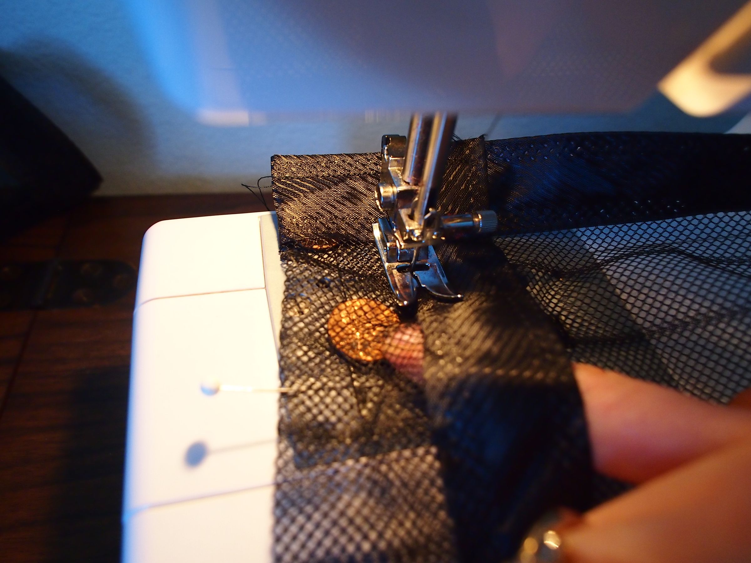 Perfect the Magic Mesh Hands-Free Screen Door : 7 Steps - Instructables