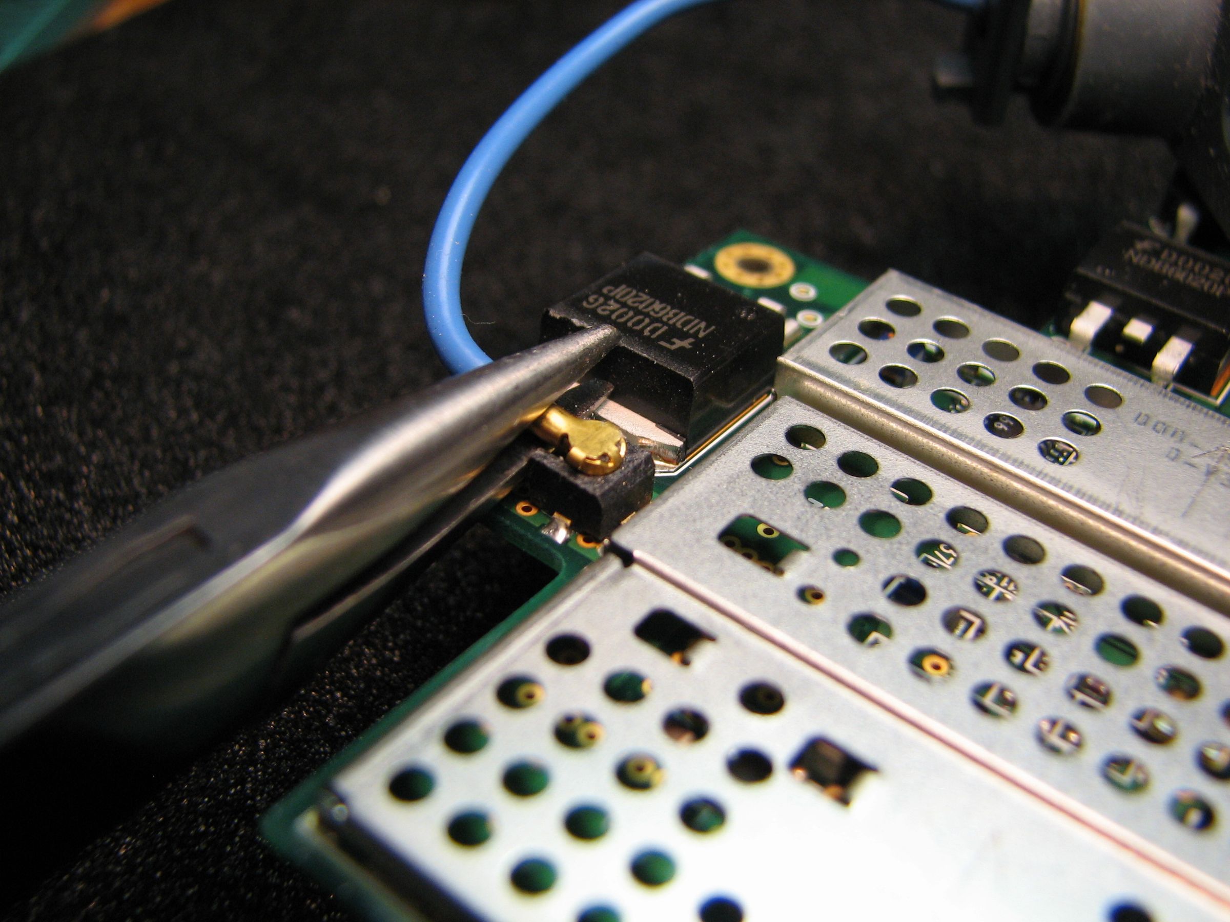Mod a Ricochet Radio Modem to Take an External Antenna : 8 Steps ...