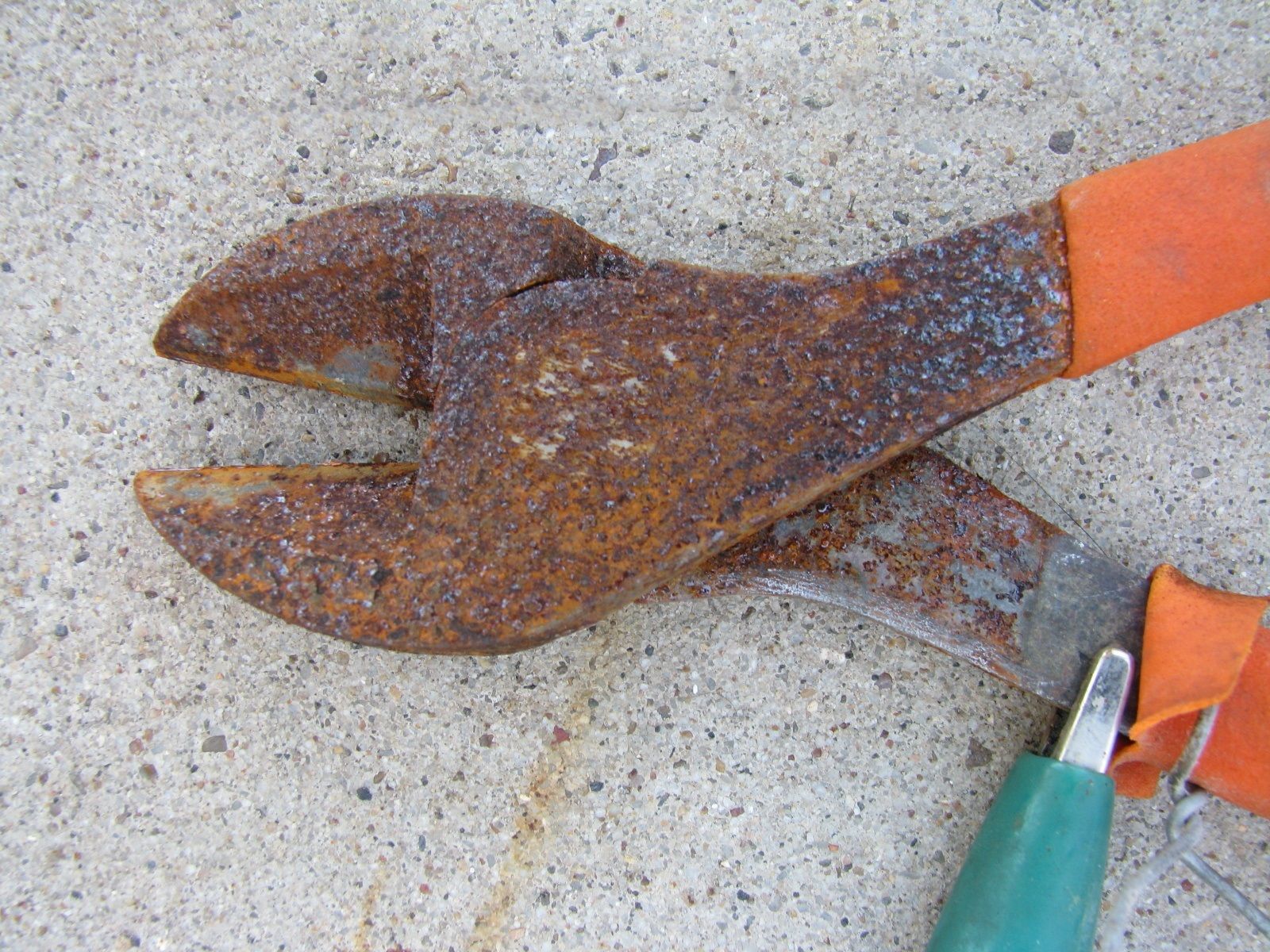 Rusty Junk to Useful Stuff EASY With Chemistry! : 6 Steps (with ...