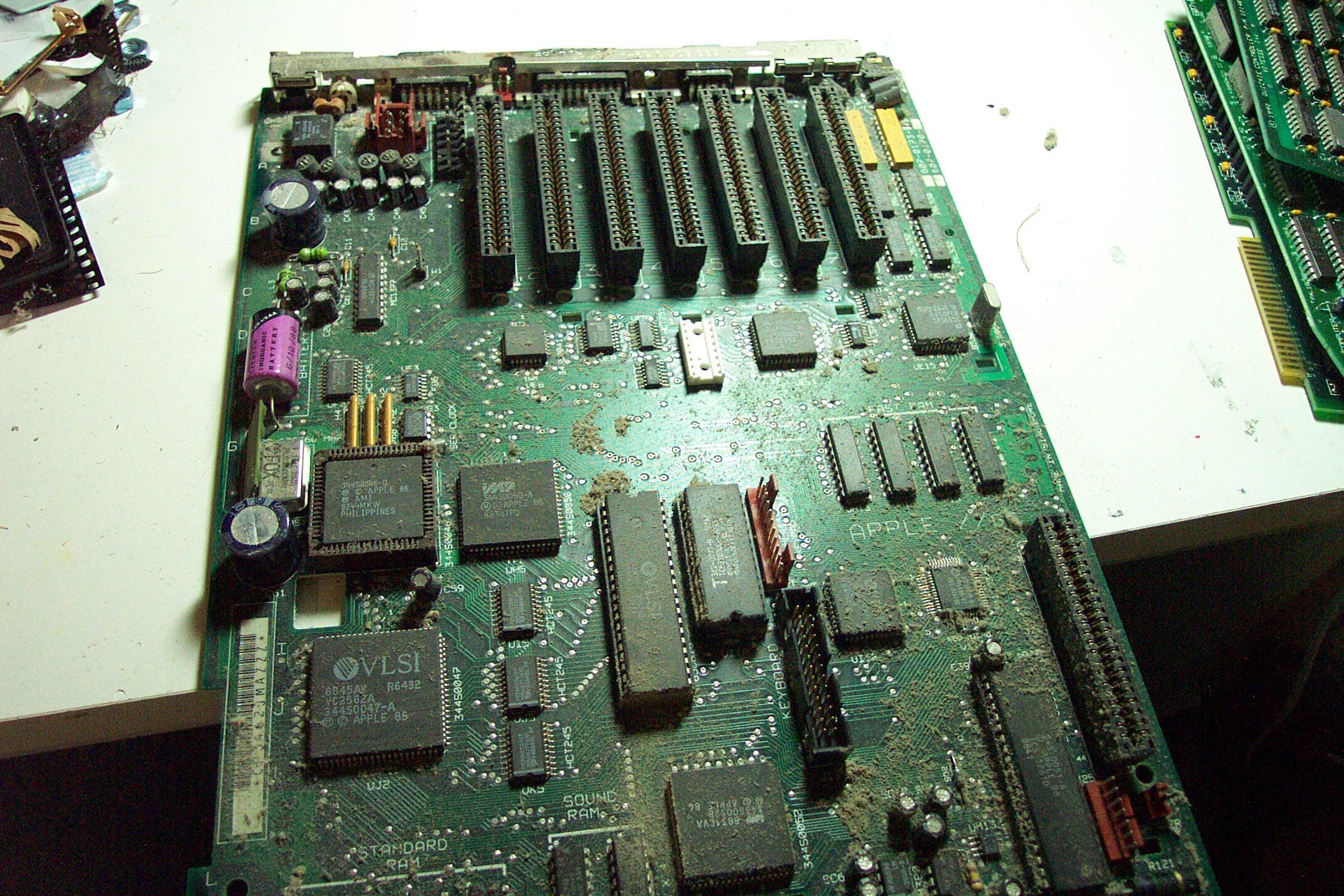 Replace an Apple IIGS Clock Battery : 7 Steps - Instructables
