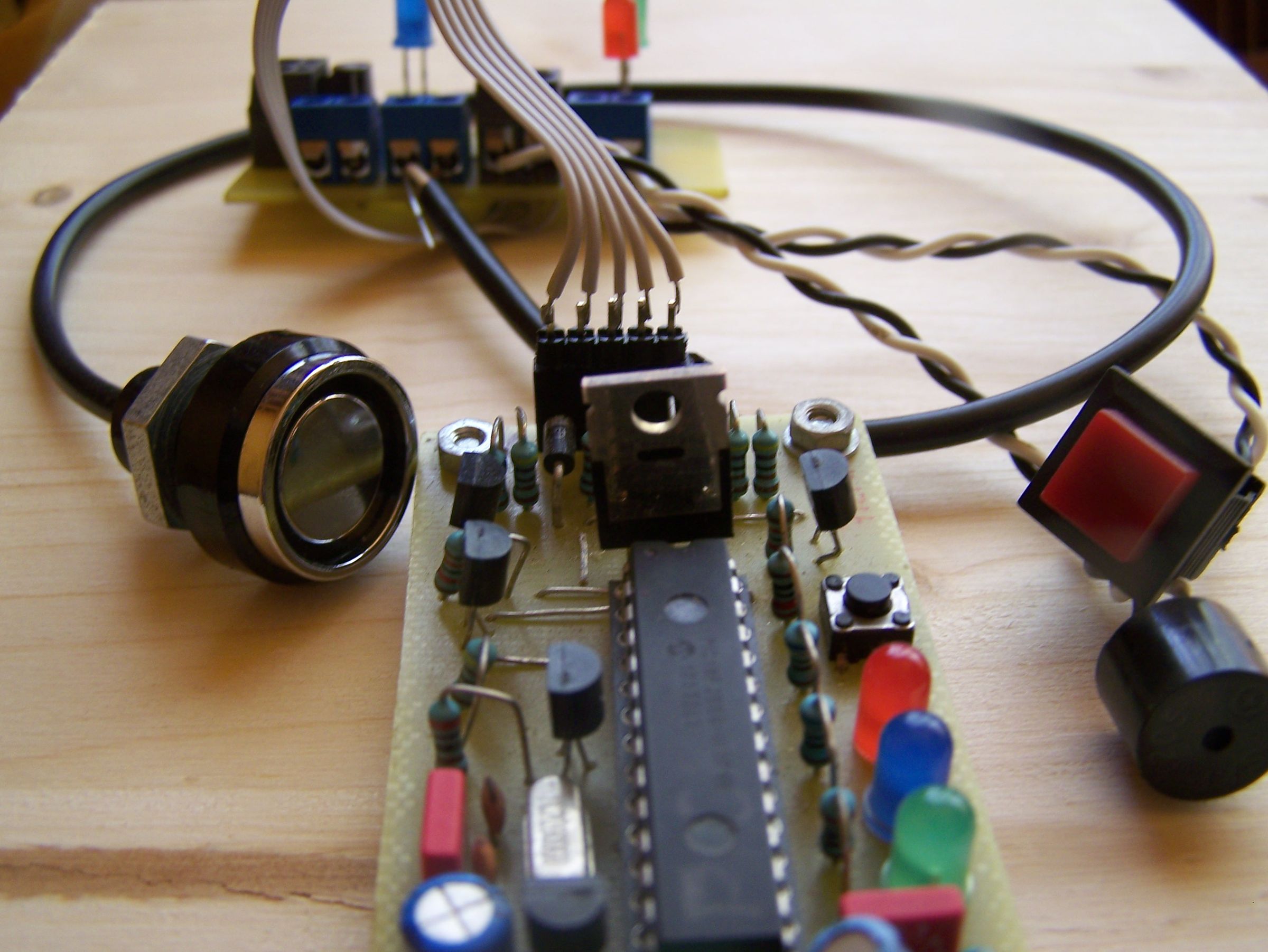 Electronic Lock With One-wire IButton : 6 Steps - Instructables