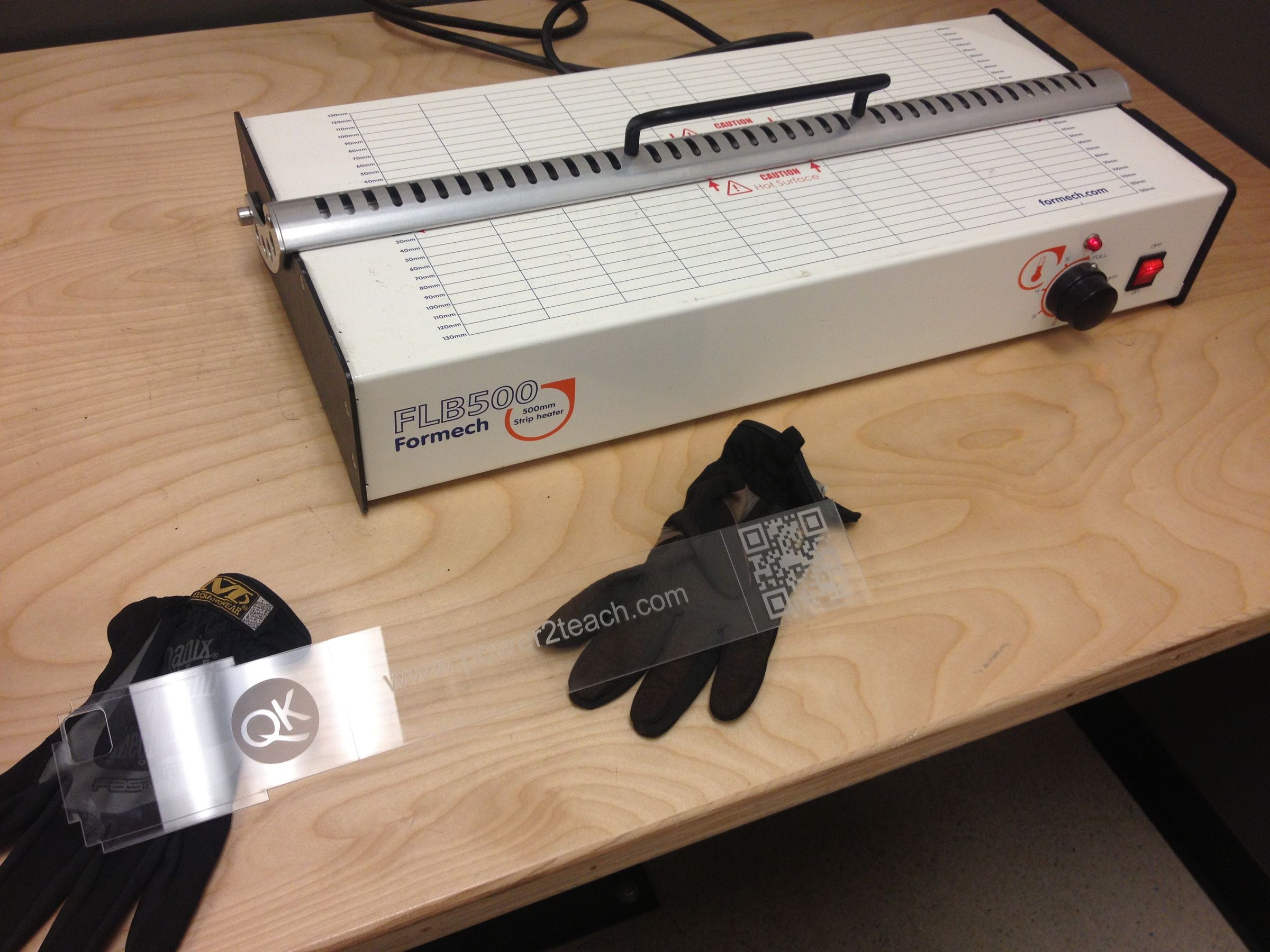 How to Make a Quick Key 'Scan Stand' for IPhone 4/4S/5 : 3 Steps ...