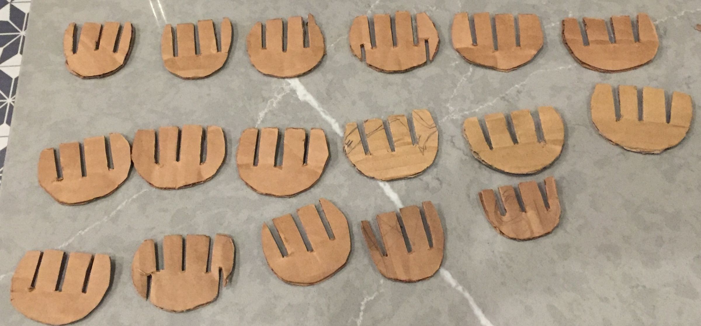 Cardboard Chameleon : 6 Steps - Instructables