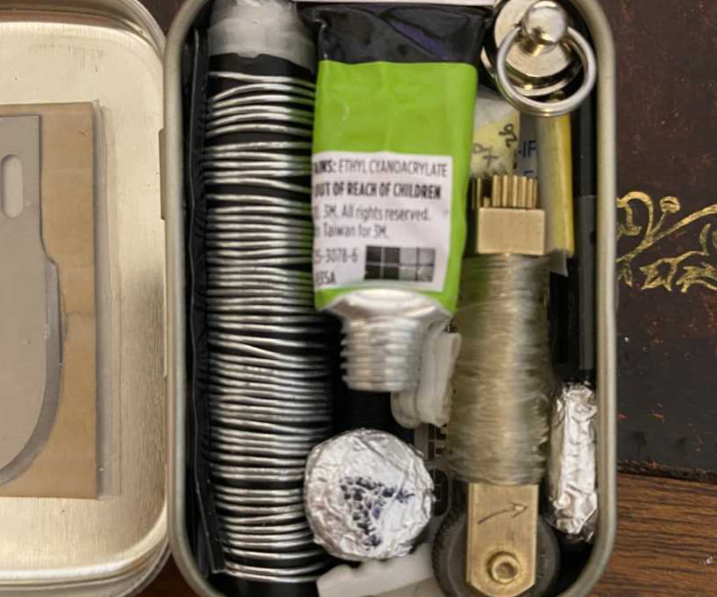 Keychain Outdoor Survival Kit : 10 Steps - Instructables