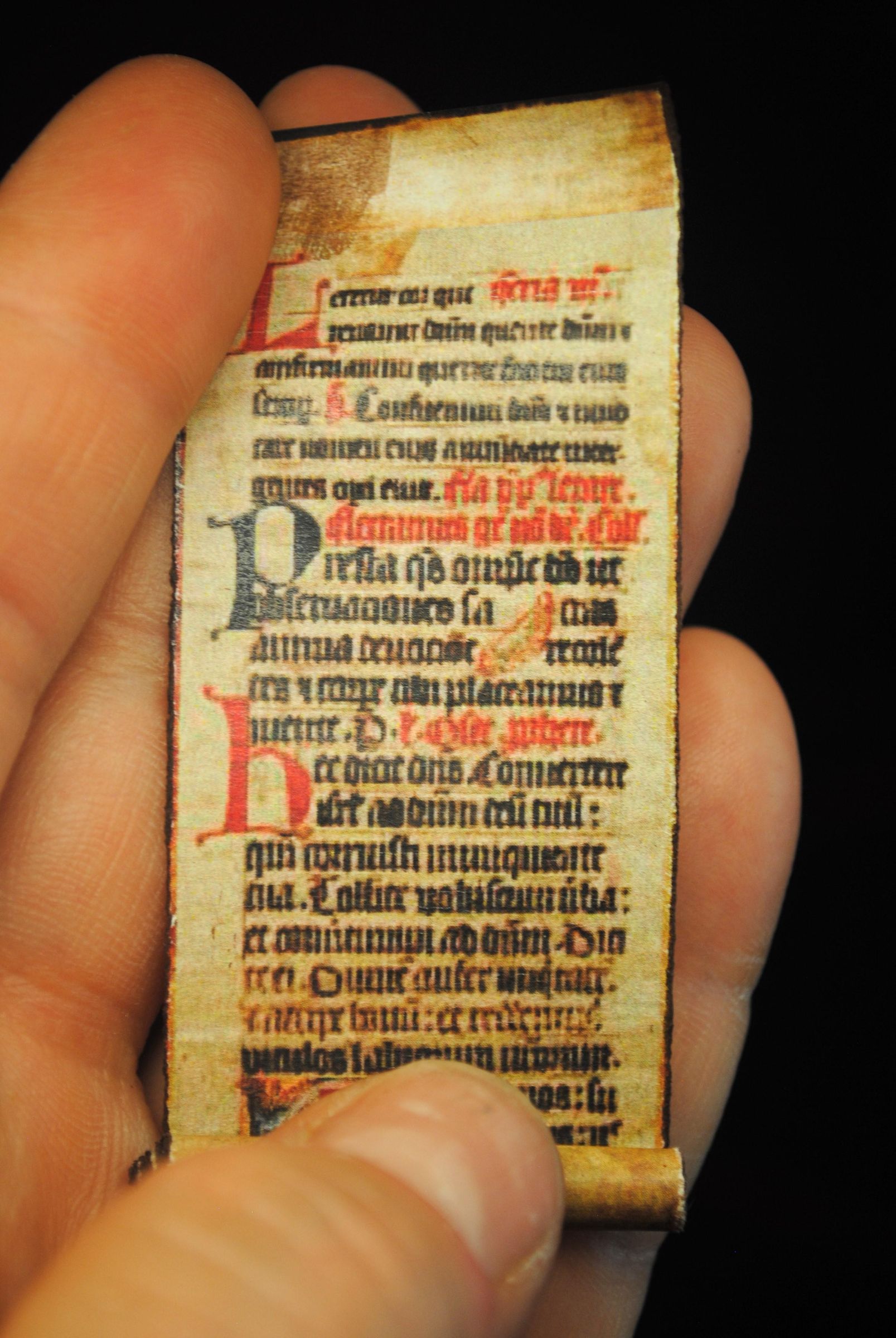 📜 DIY Mini Medieval Manuscript Scrolls - With Wax Seals and Illuminated ...