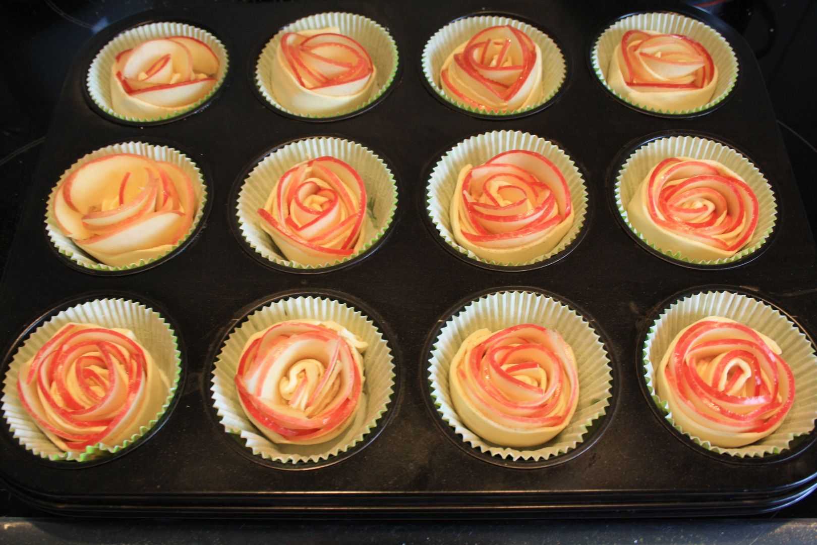 Apple Puff Pastry Roses : 9 Steps (with Pictures) - Instructables