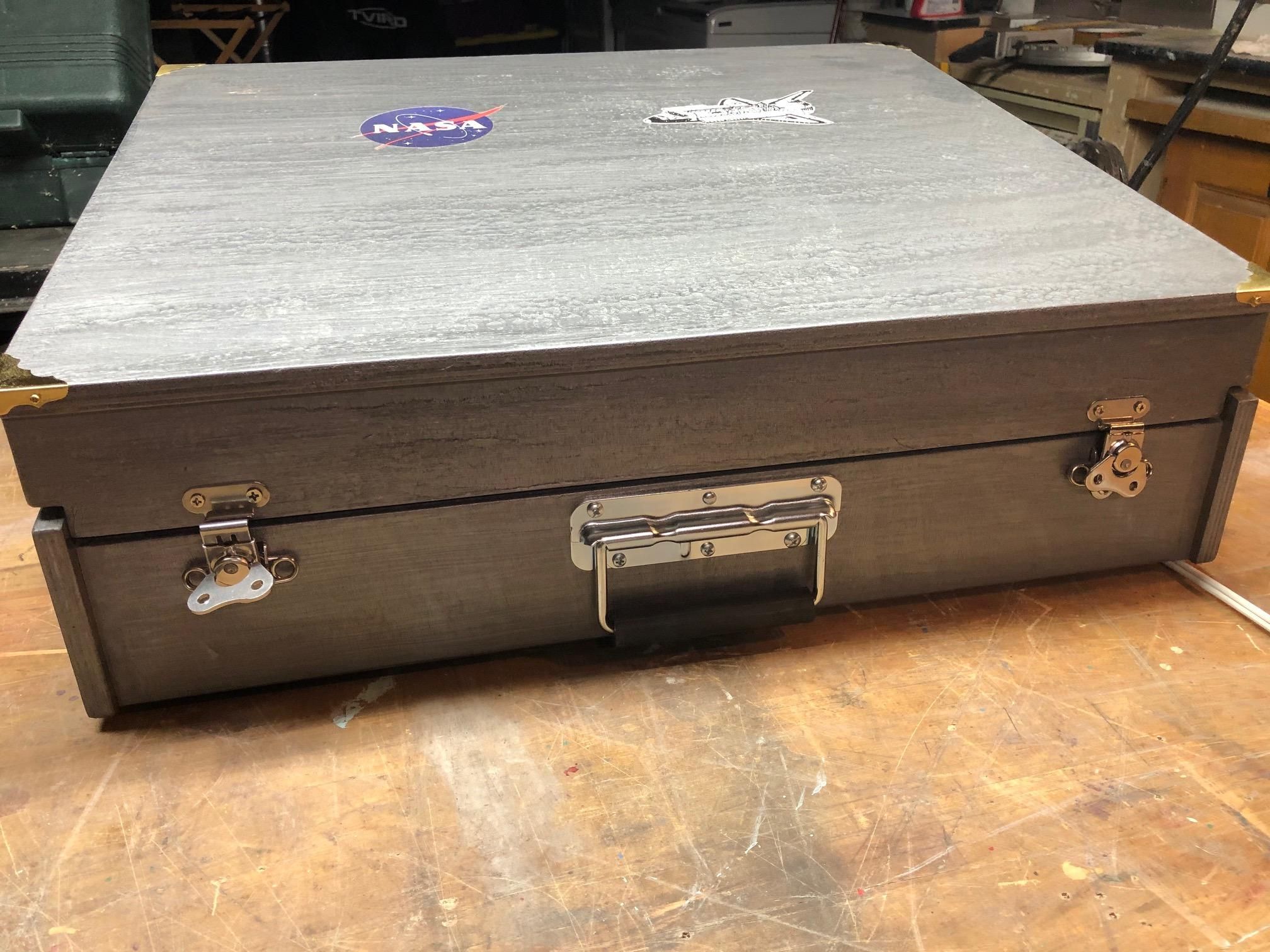 A Shuttle Mission Control Mock-Up for Kids : 10 Steps (with Pictures ...