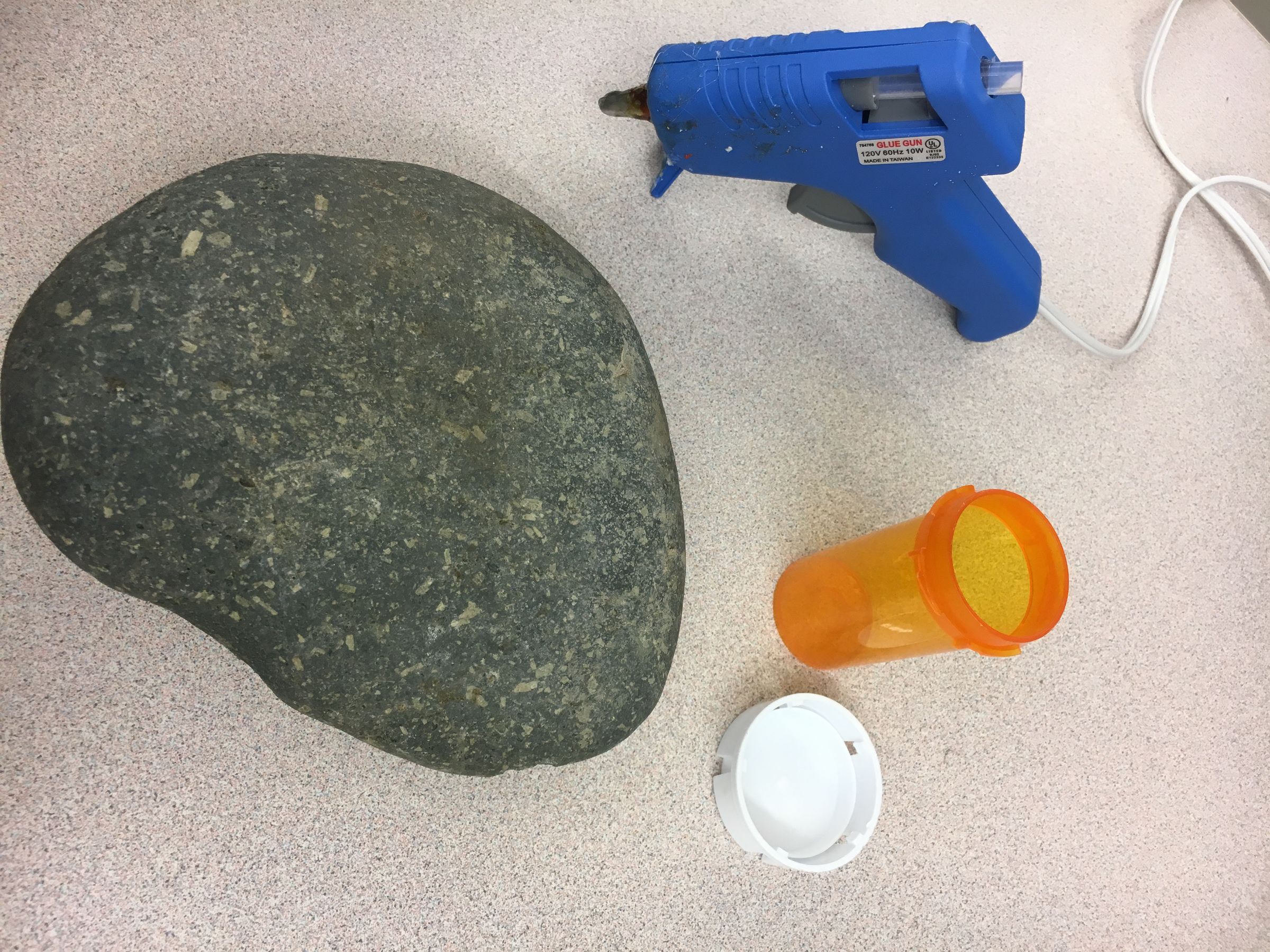 Hiding a Spare Key. Under 3$ : 4 Steps (with Pictures) - Instructables