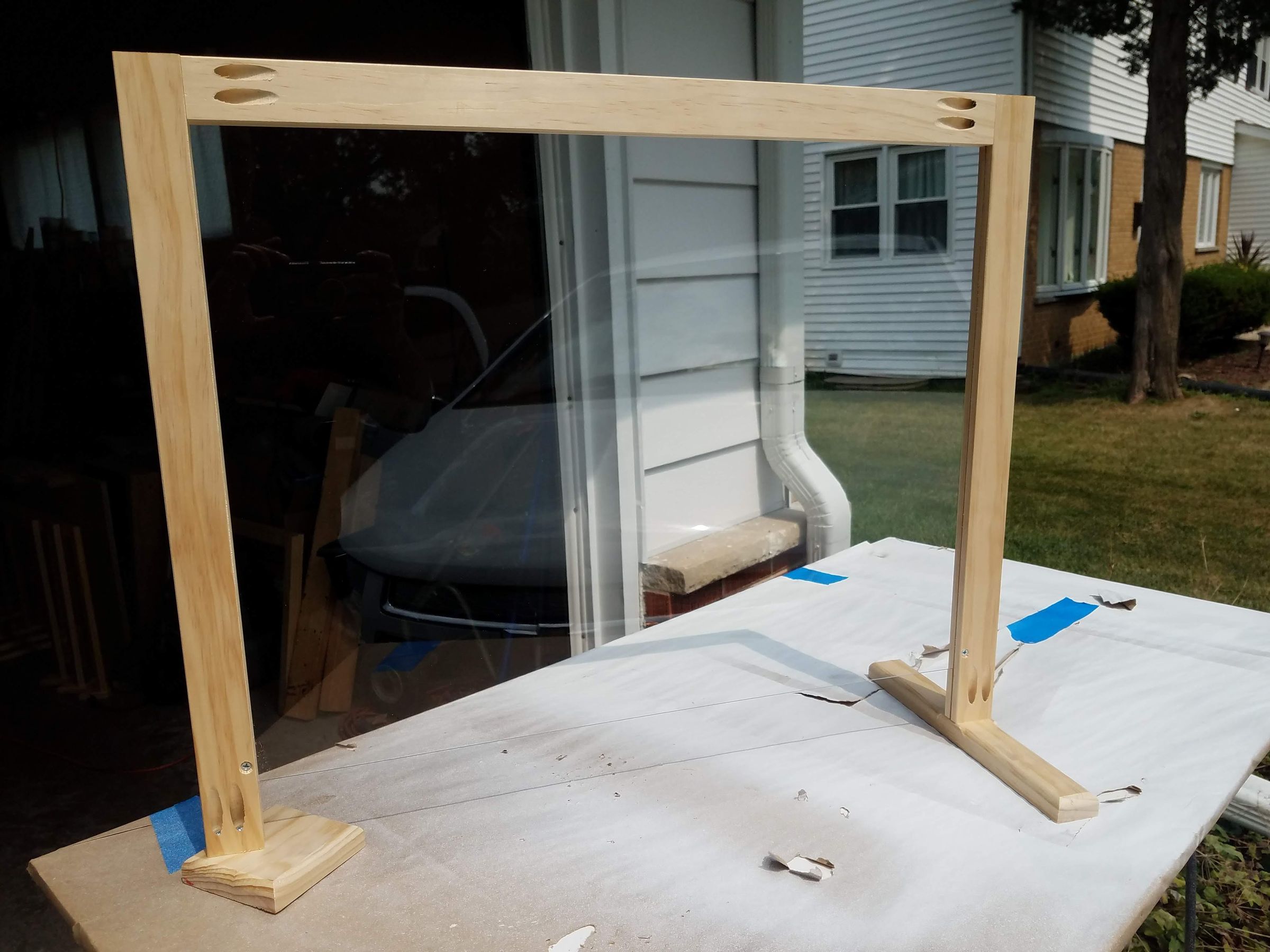 DIY Teacher Desk Shield for Writing Conferences : 7 Steps (with ...