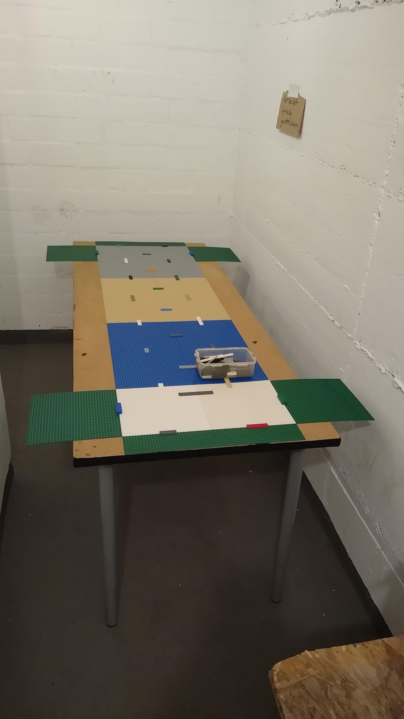 Lego Play Table (with Interchangeable Baseplates) - Updated : 7 Steps ...
