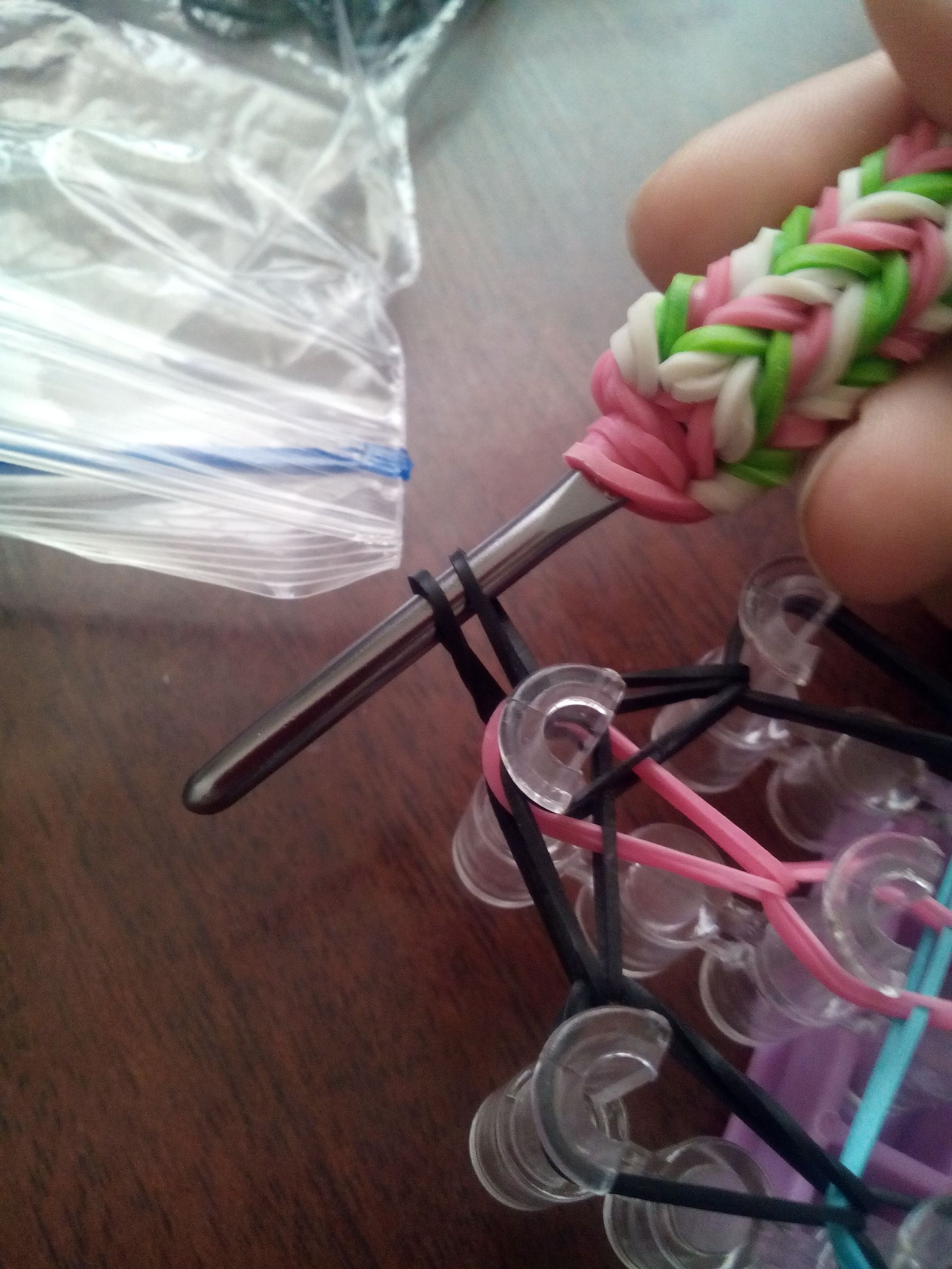 Loom Band Ladder Bracelet : 9 Steps - Instructables