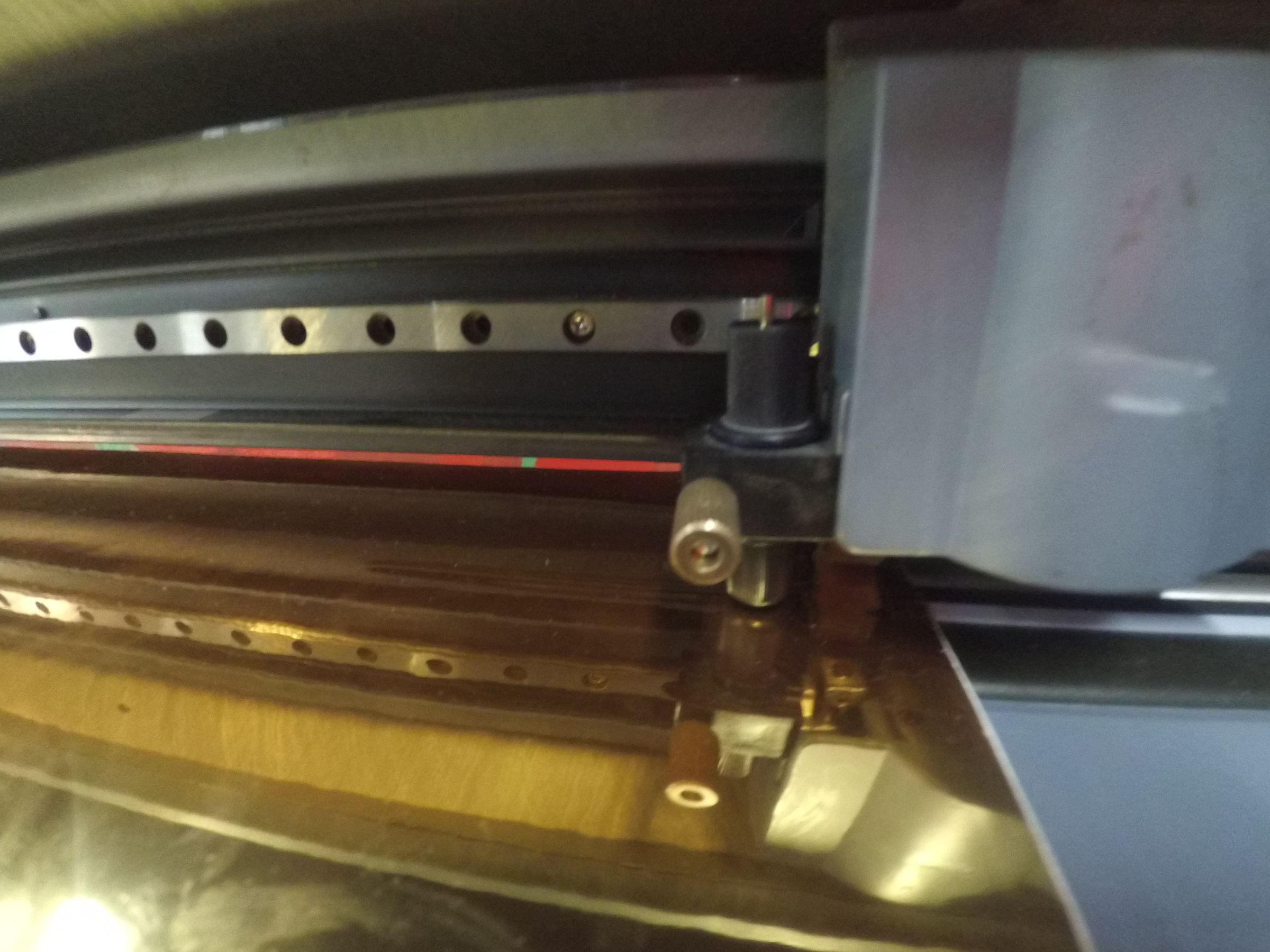 How to Adjust the Tip of Roland CAMM-1 Machine : 5 Steps - Instructables