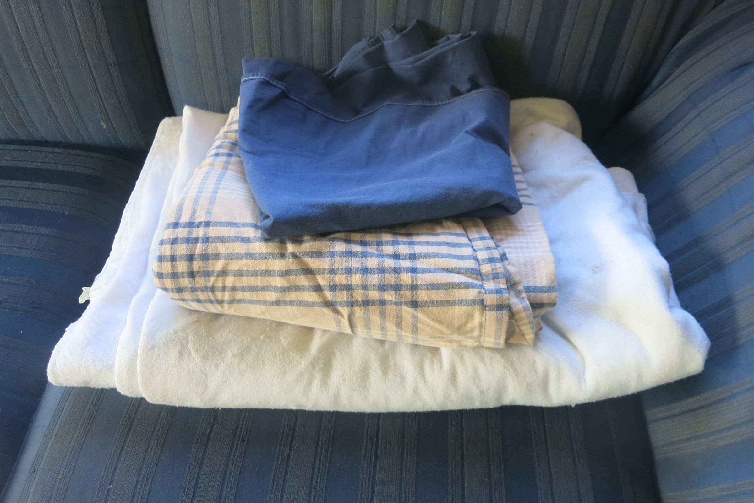 Cozy Blanket From Recycled Materials : 11 Steps (with Pictures ...