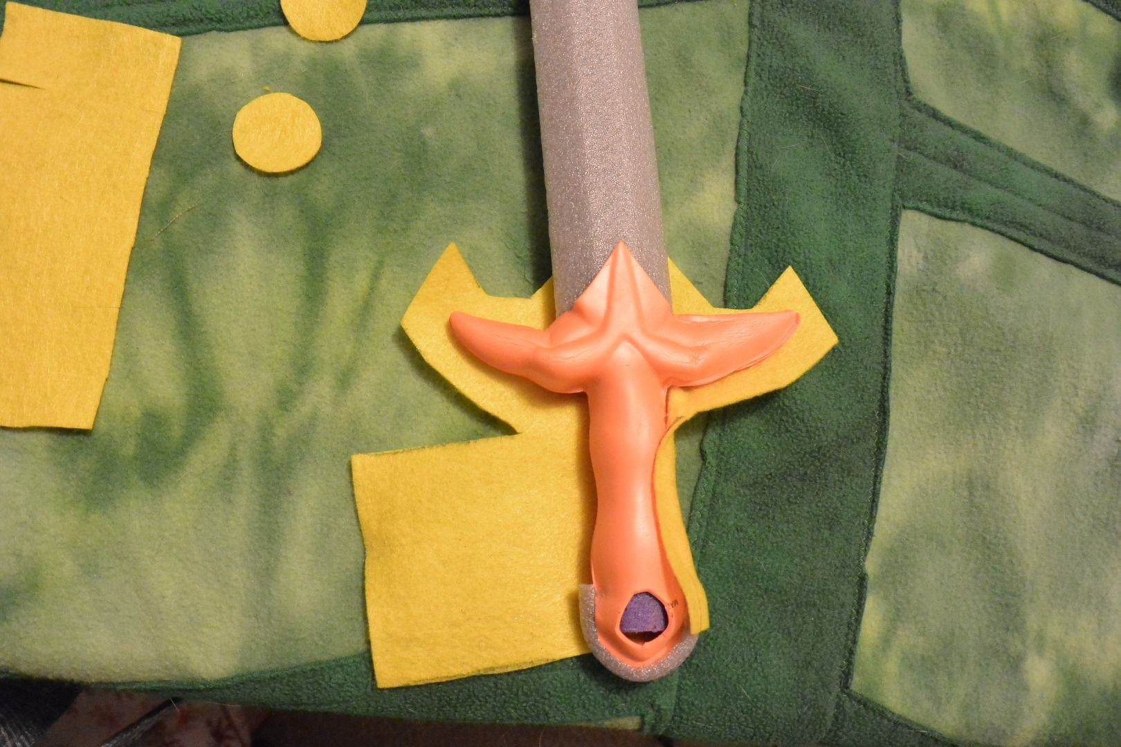 Hero of Legend Foam Sword : 3 Steps (with Pictures) - Instructables