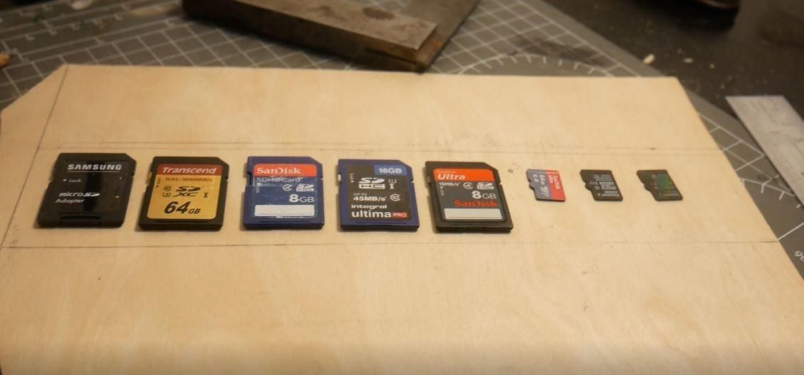 Camera Display Box With Integrated Charger and Reader : 9 Steps (with ...