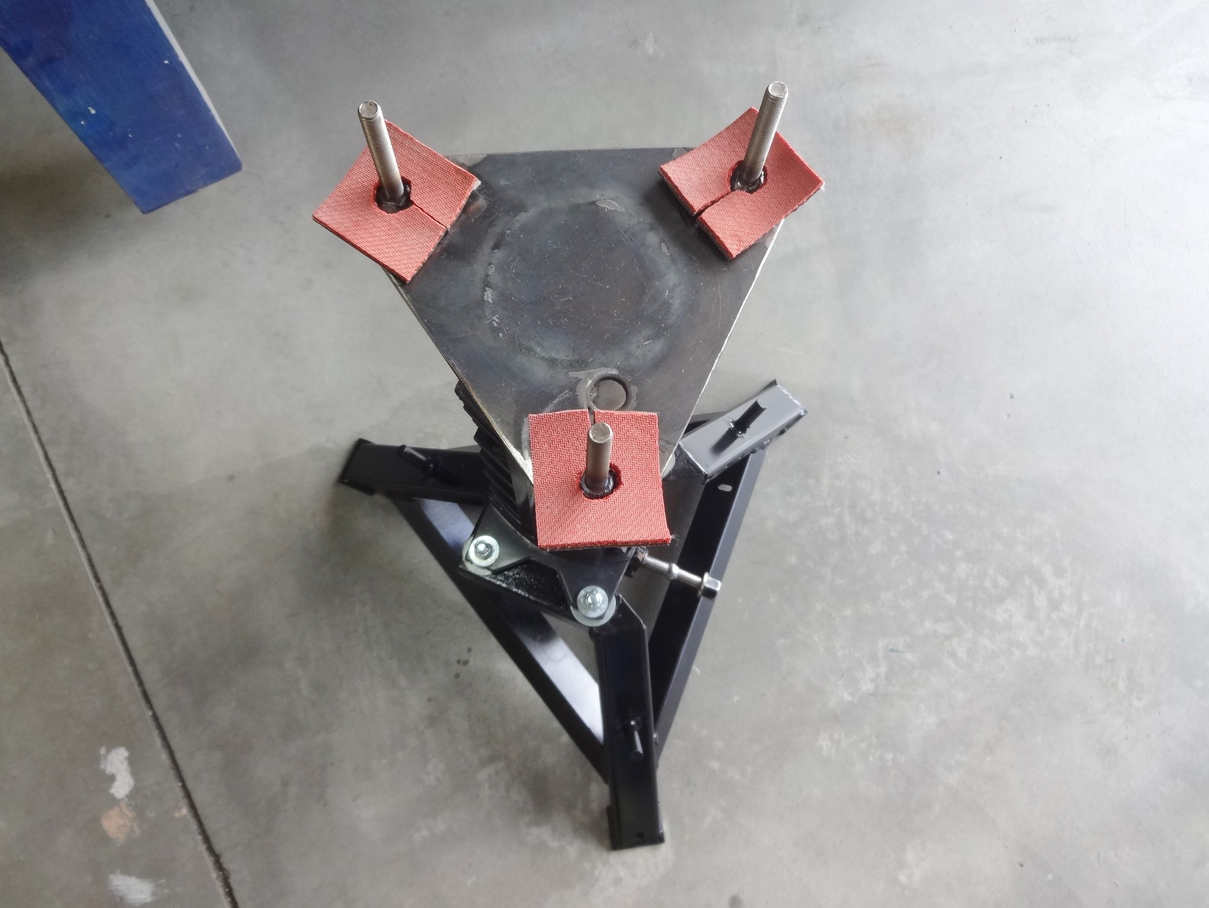 Height-Adjustable Portable Vise Stand : 22 Steps (with Pictures ...