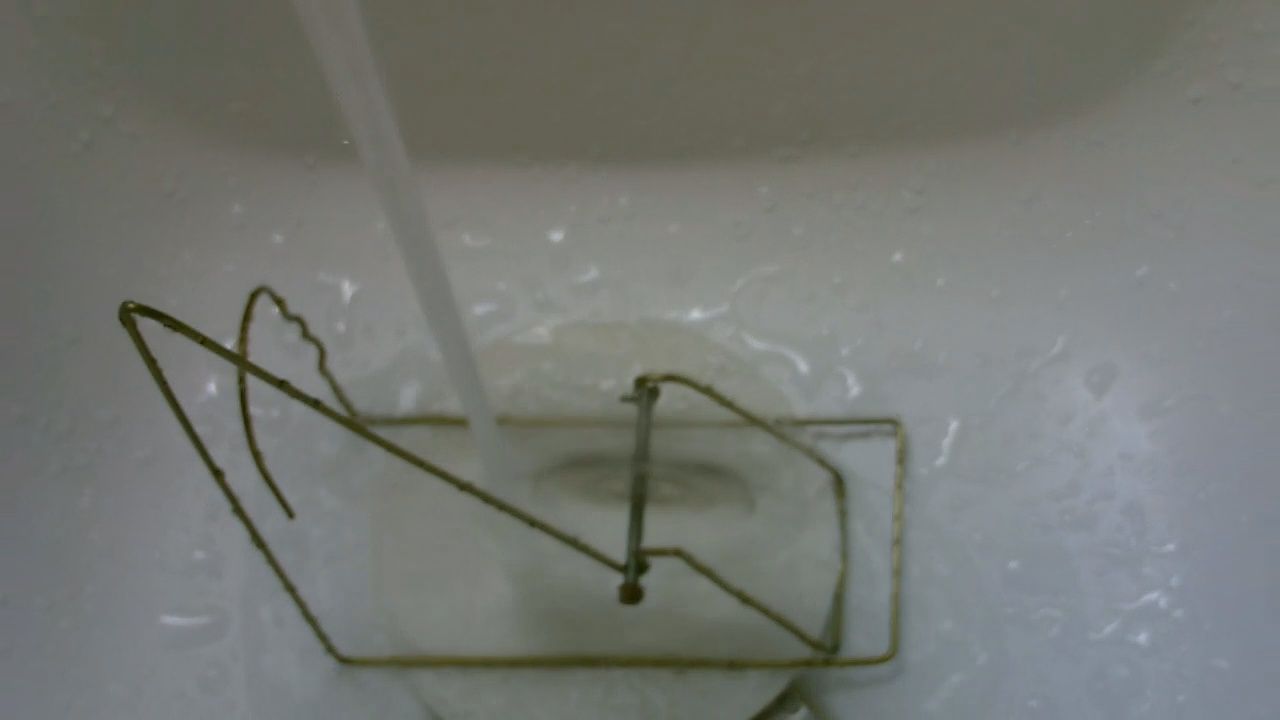 How to Make a Waterwheel - Simple Micro-Hydro (using a Bottle, Metal ...