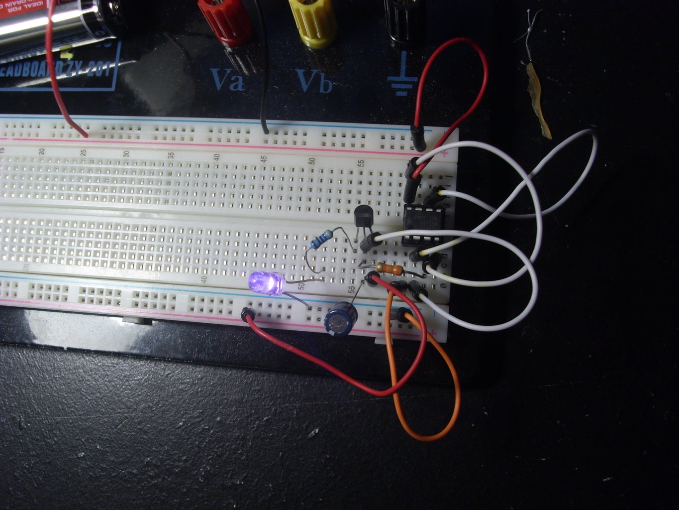 Throbbing Fading Flashing Led With 555 Timer 7 Steps Instructables
