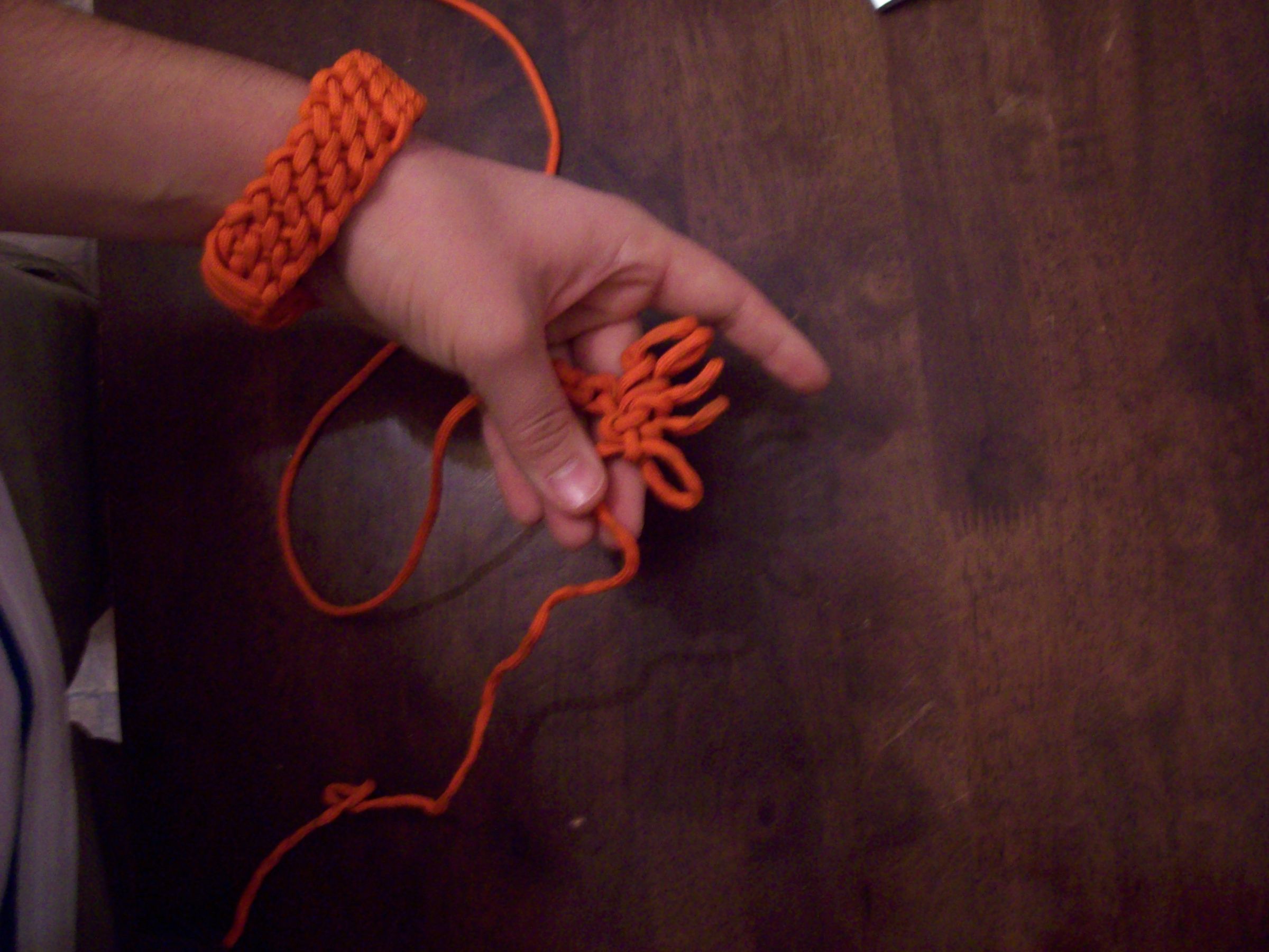 Paracord Rock Sling : 5 Steps - Instructables