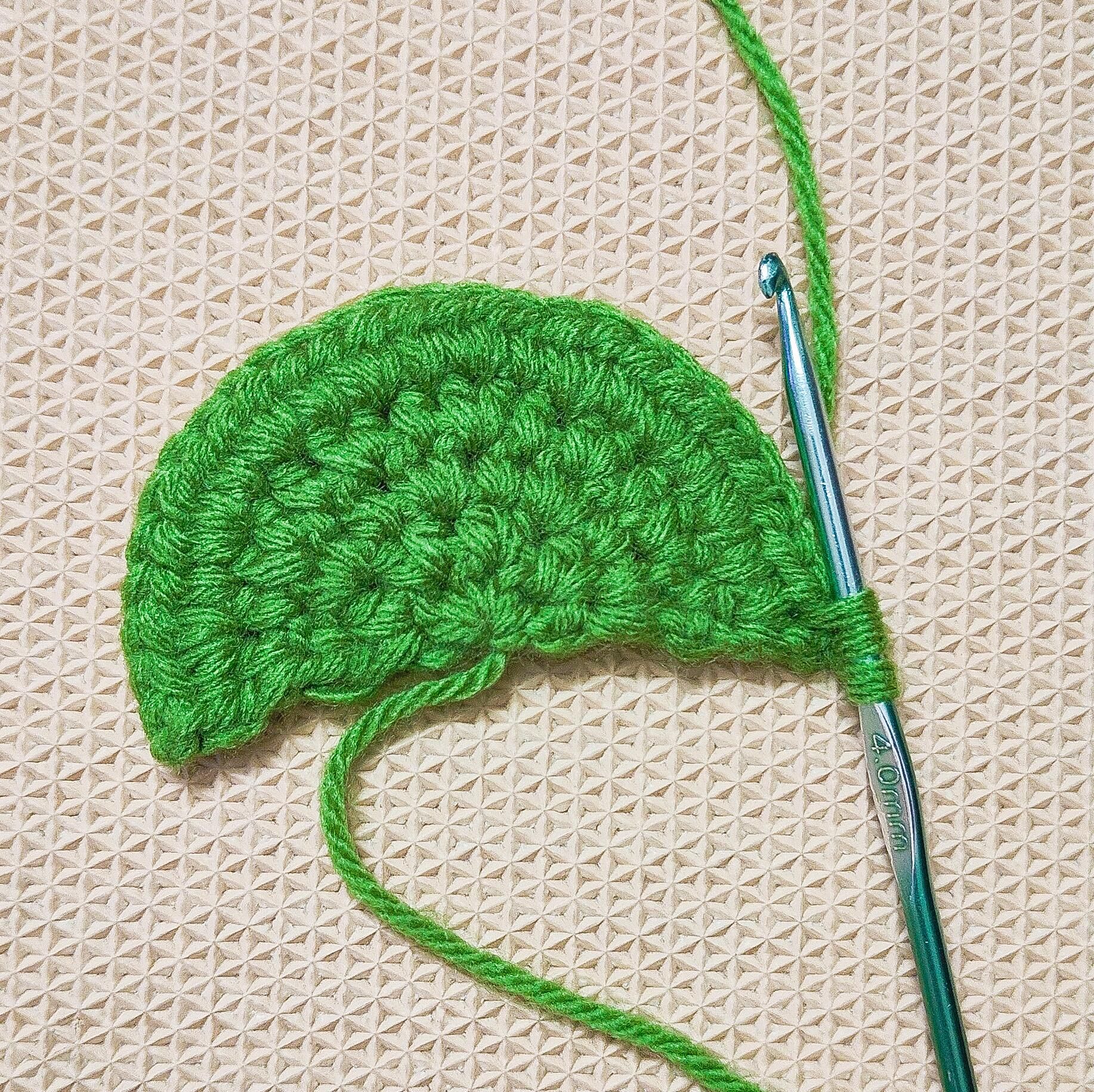How to Make a Perfect Semi Circle With Half Double Crochets : 7 Steps ...
