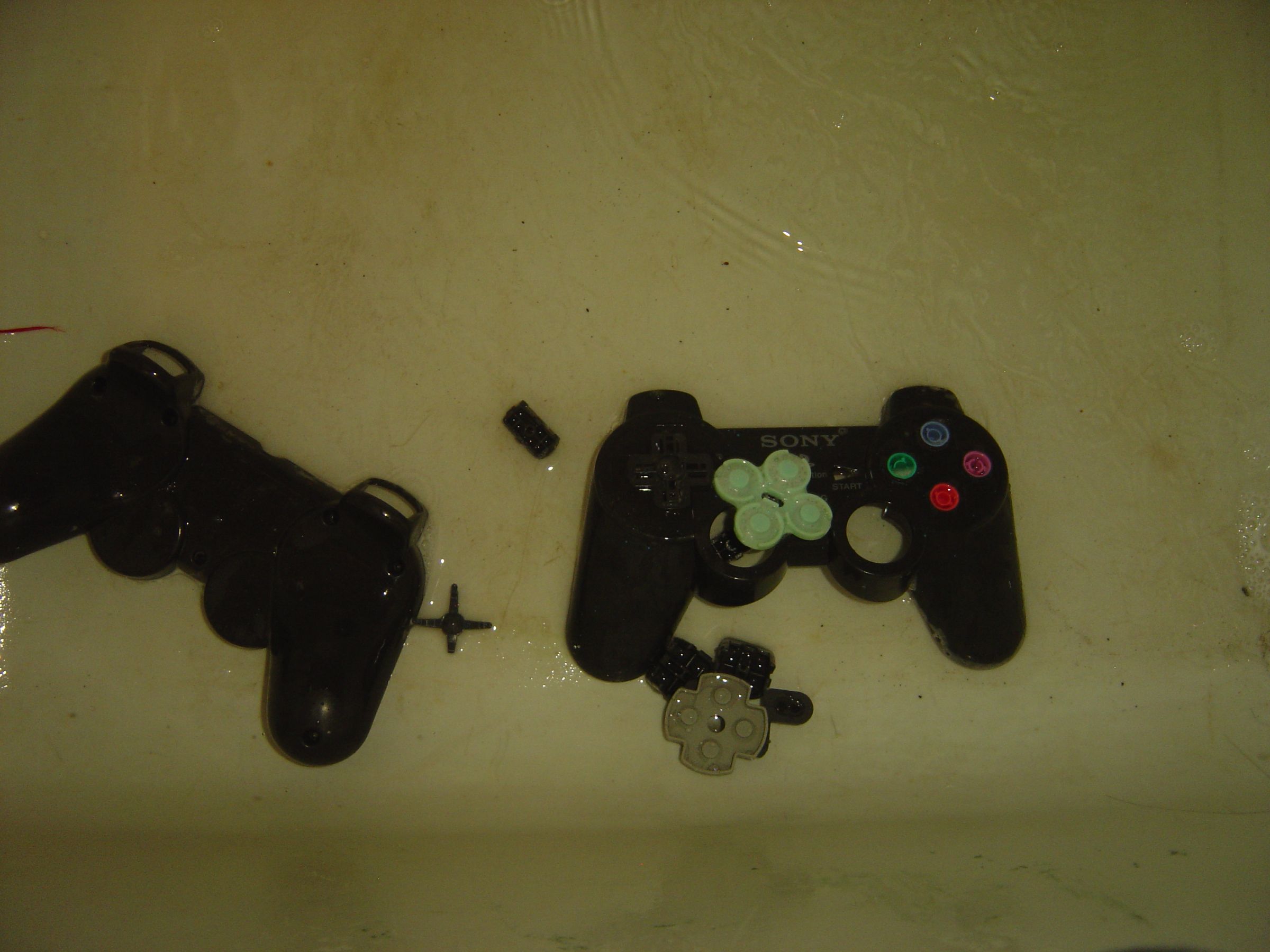 Clean Your DualShock Controller : 9 Steps - Instructables