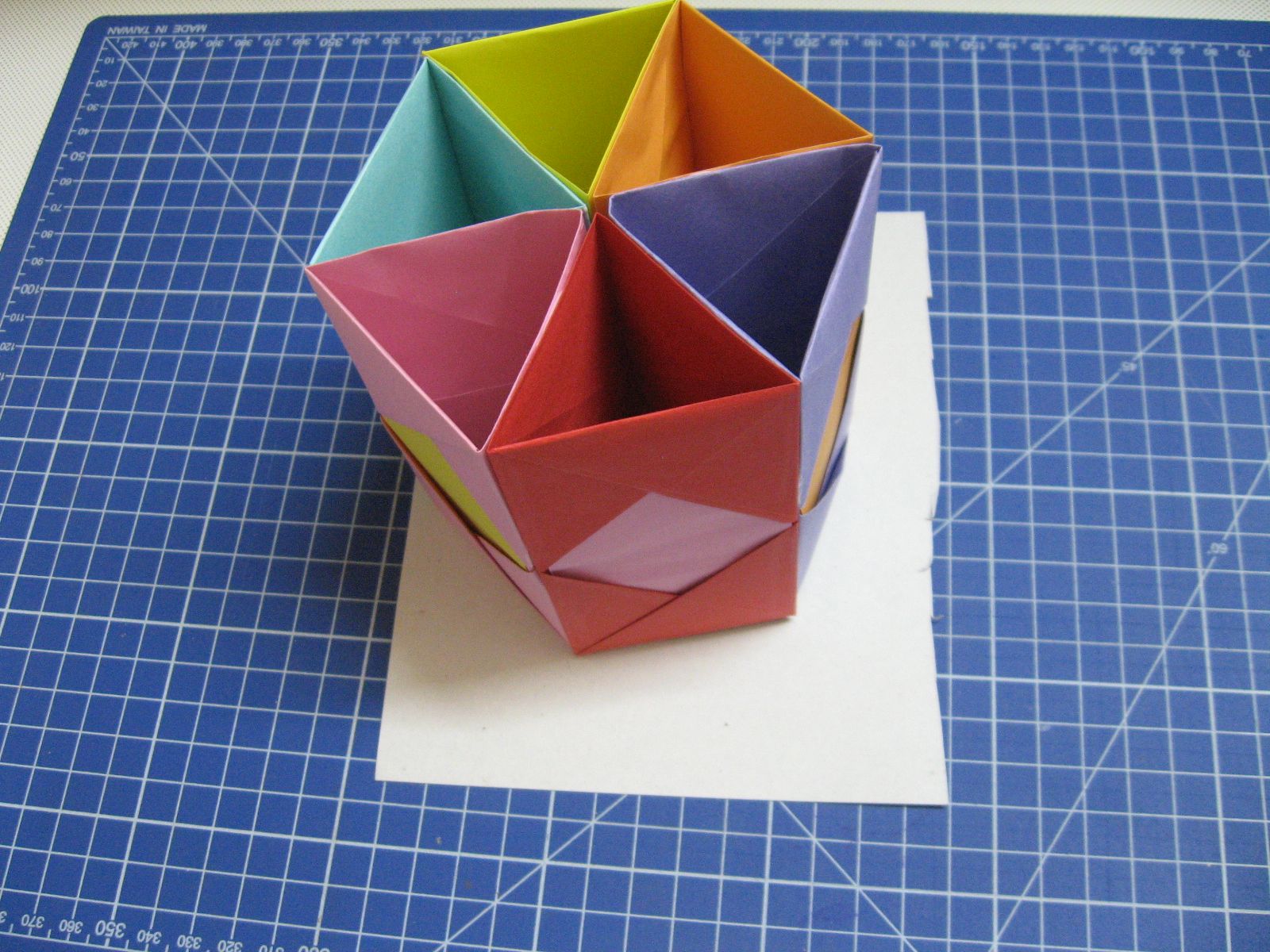 Colourful Hexagonal Pen Holder From Paper : 7 Steps (with Pictures ...