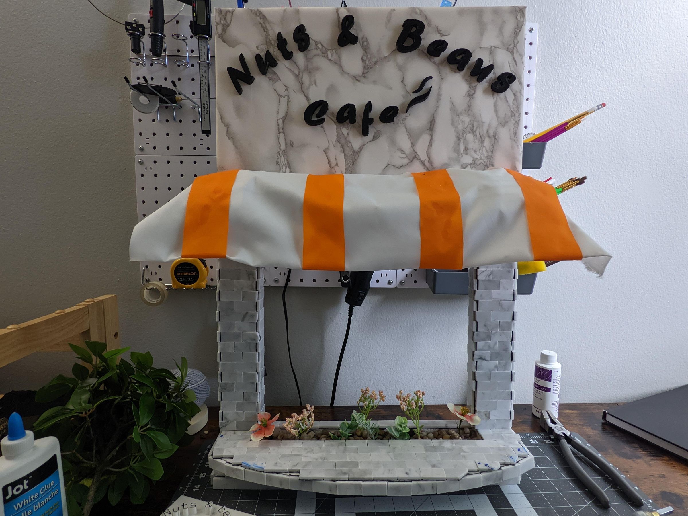 Making a Squirrel Cafe : 8 Steps (with Pictures) - Instructables