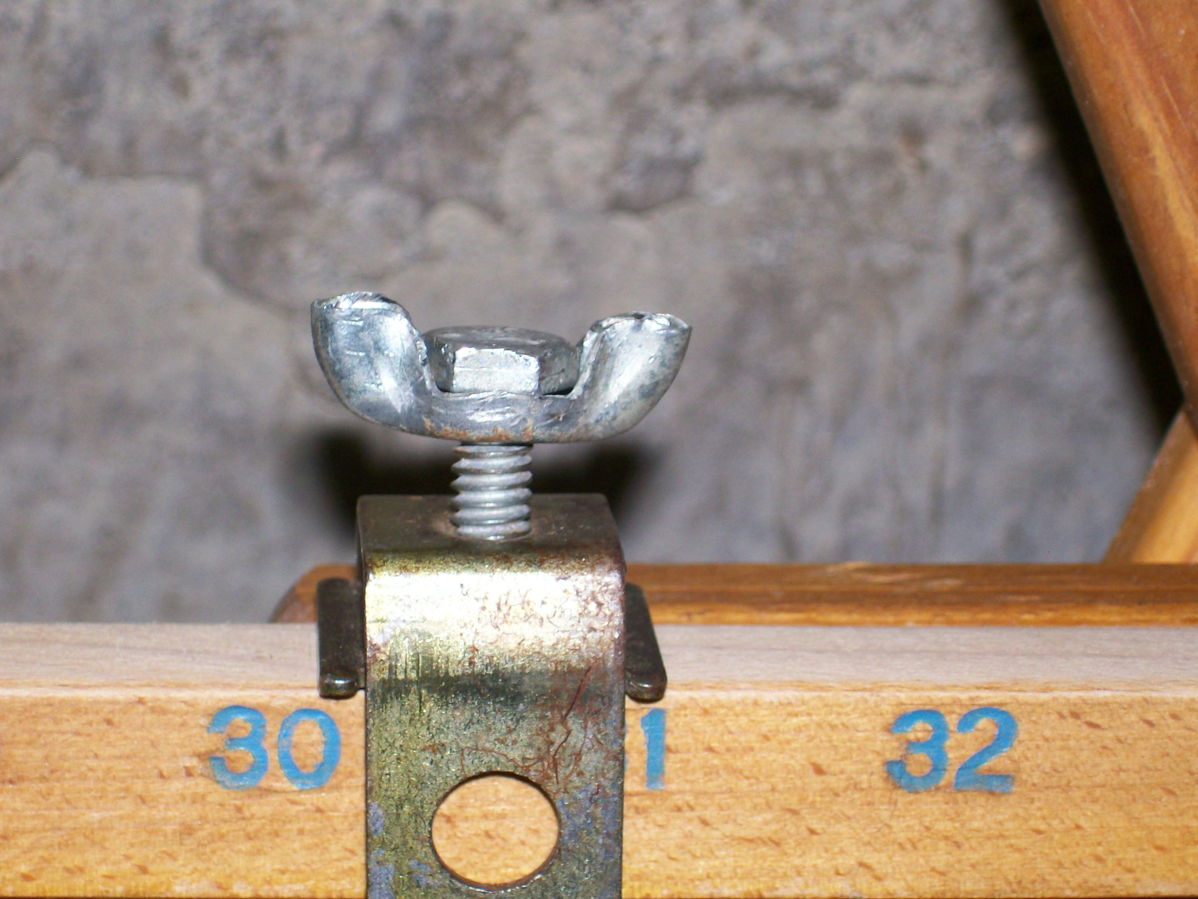 Impromptu Wing Screw : 4 Steps (with Pictures) - Instructables