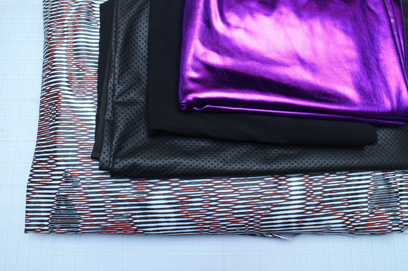 Designing a Spandex Supersuit : 15 Steps (with Pictures) - Instructables