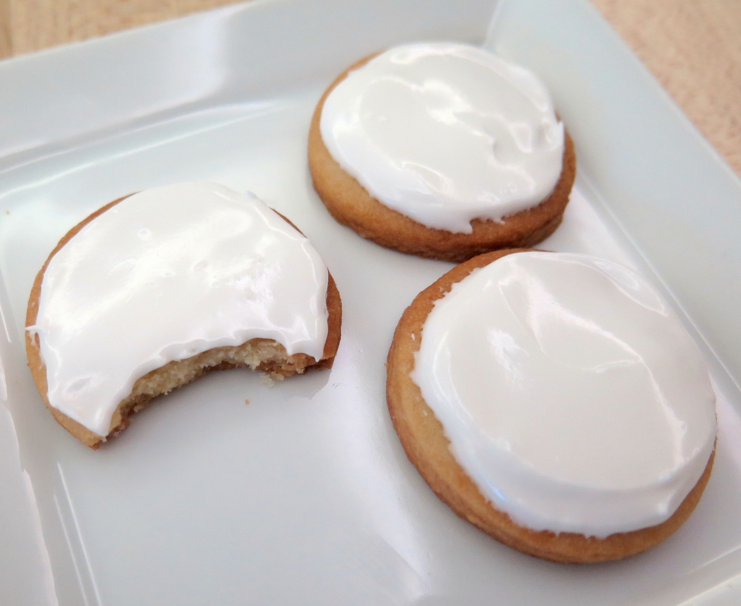 Royal Icing Recipe : 5 Steps (with Pictures) - Instructables