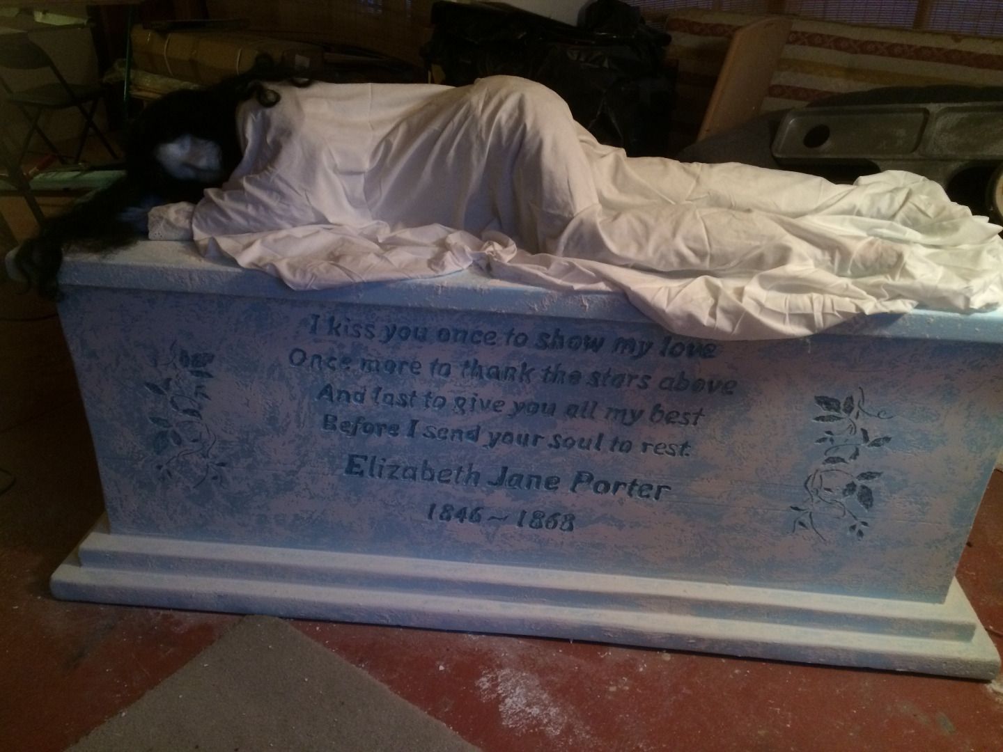 Halloween Crypt Prop : 7 Steps (with Pictures) - Instructables