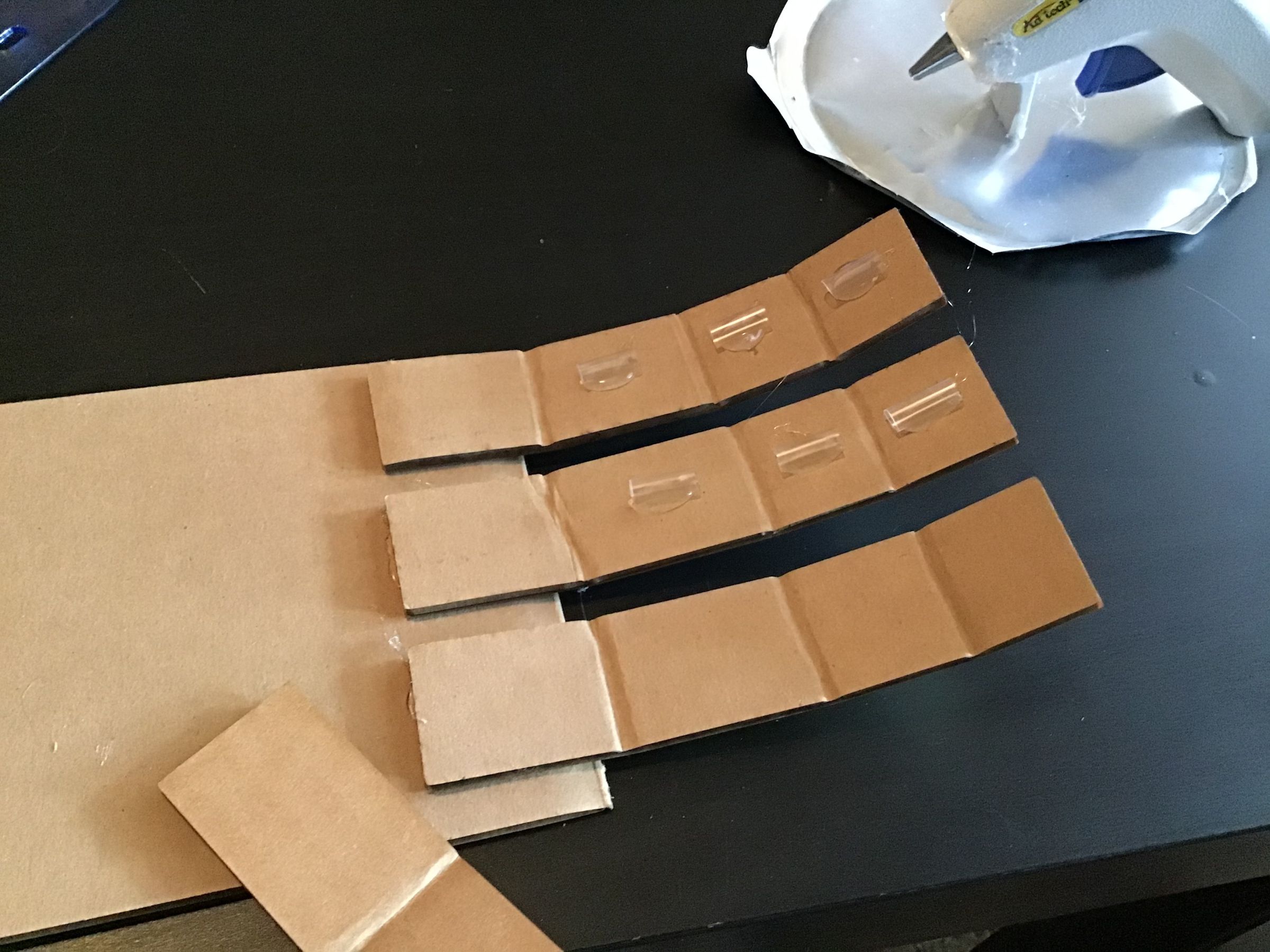 Mechanical Cardboard Hand : 6 Steps (with Pictures) - Instructables